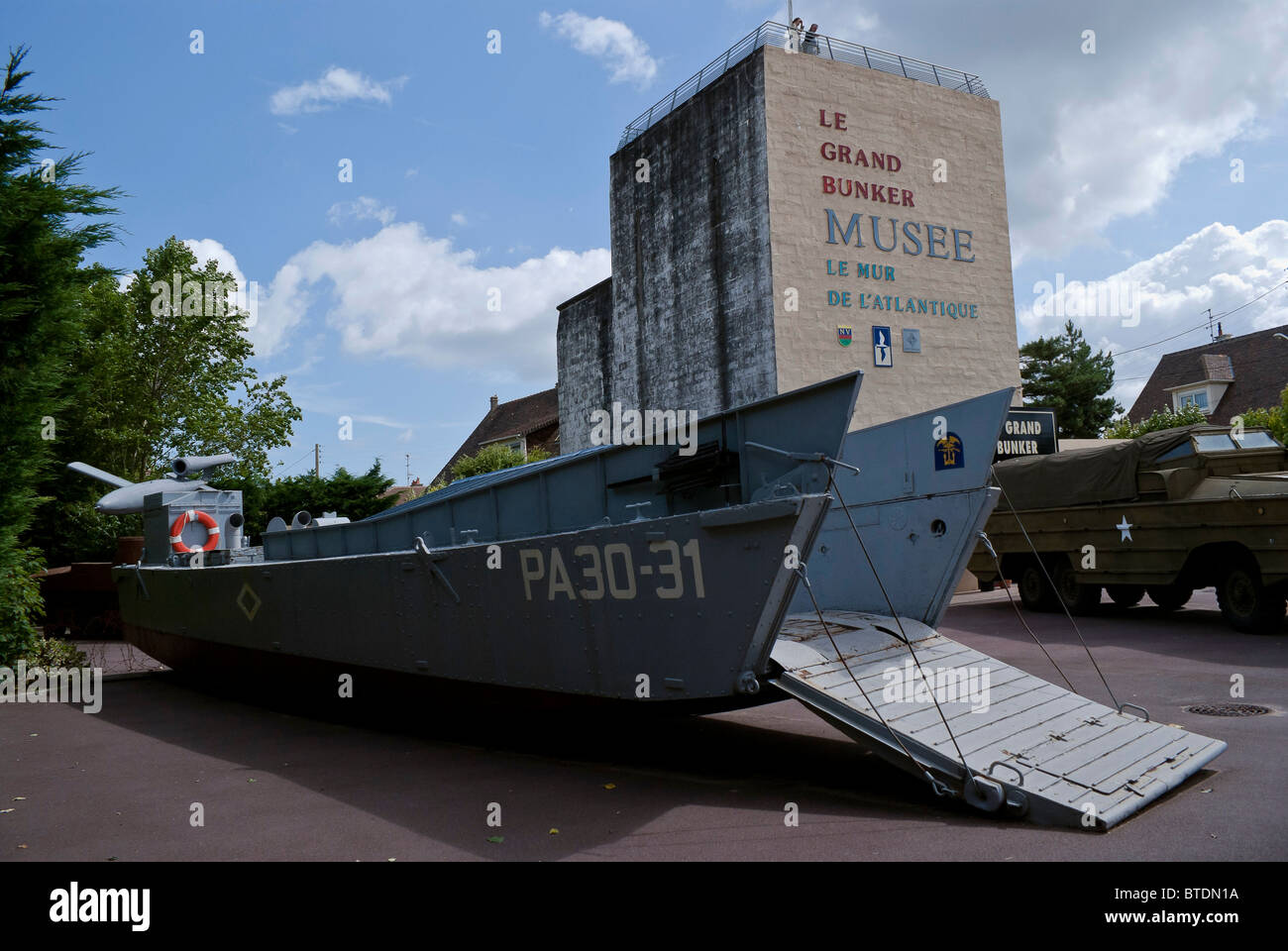 Landungsboot mechanisiert lcm -Fotos und -Bildmaterial in hoher ...