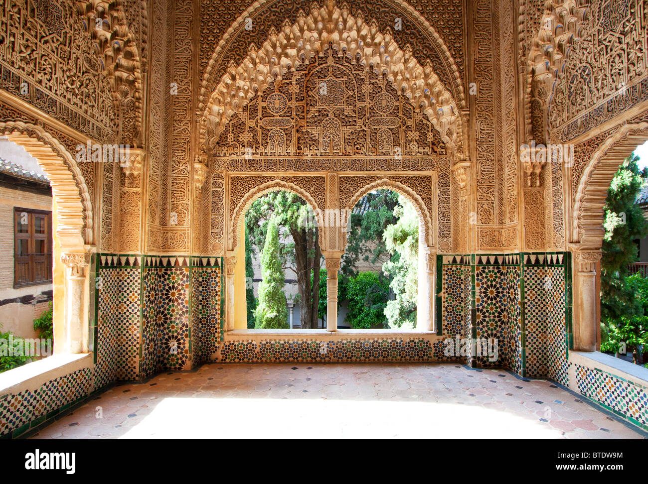 Architektonische Details in der Alhambra, Granada, Spanien Stockfoto ...