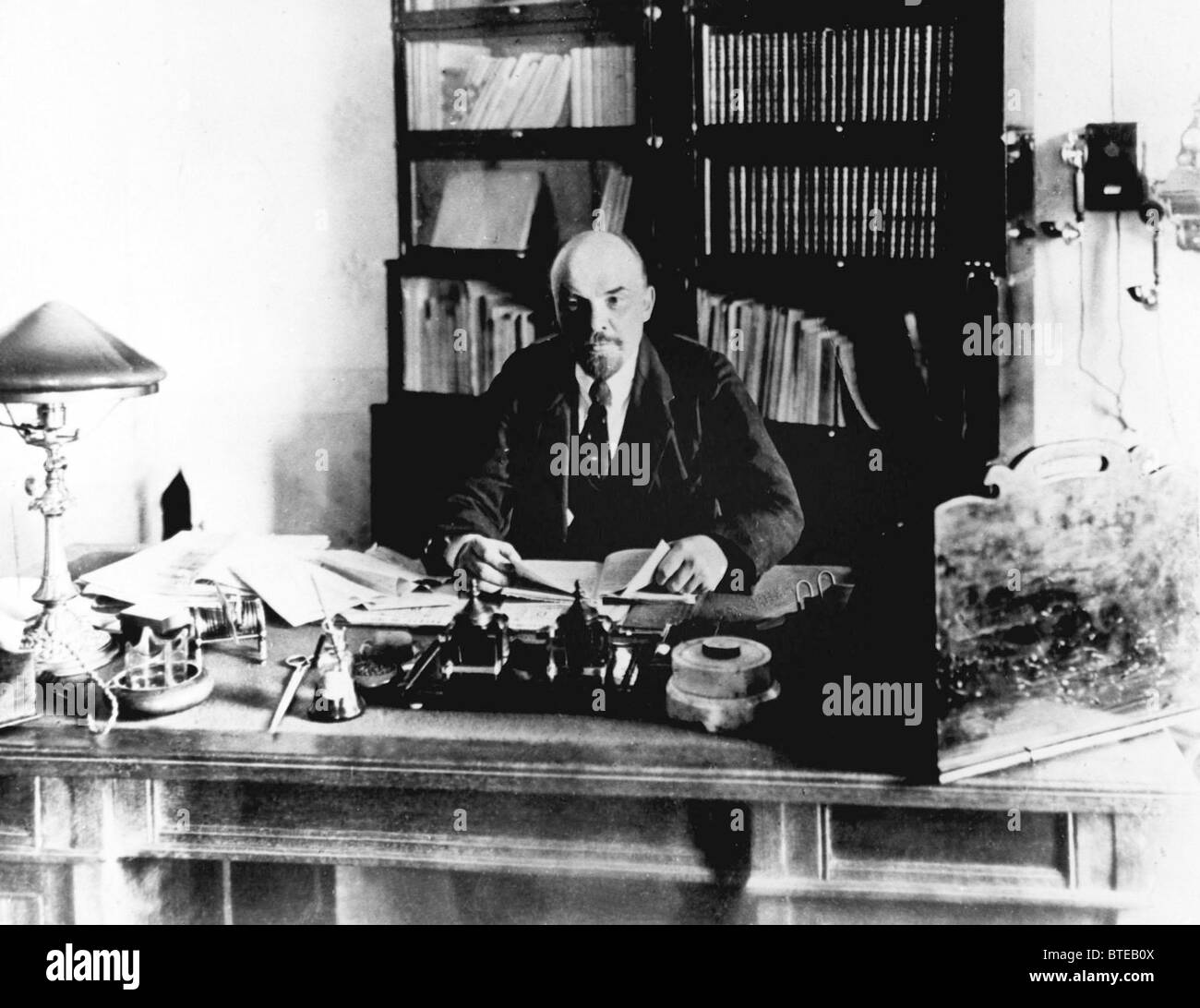 Lenin In Seinem Studium Im Kreml Stockfotos und -bilder Kaufen - Alamy