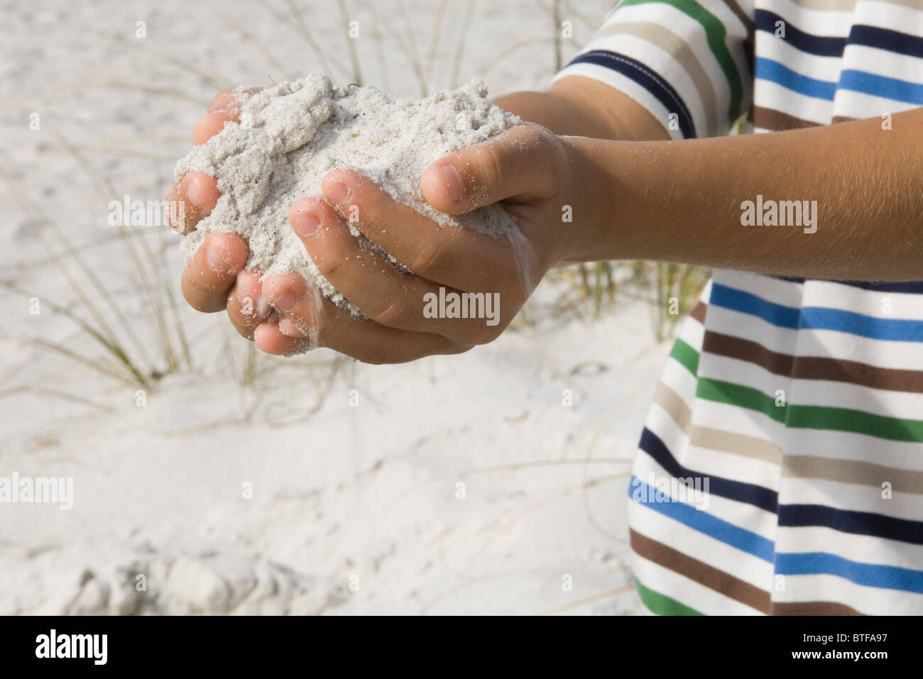 Handvoll menschen -Fotos und -Bildmaterial in hoher Auflösung – Alamy