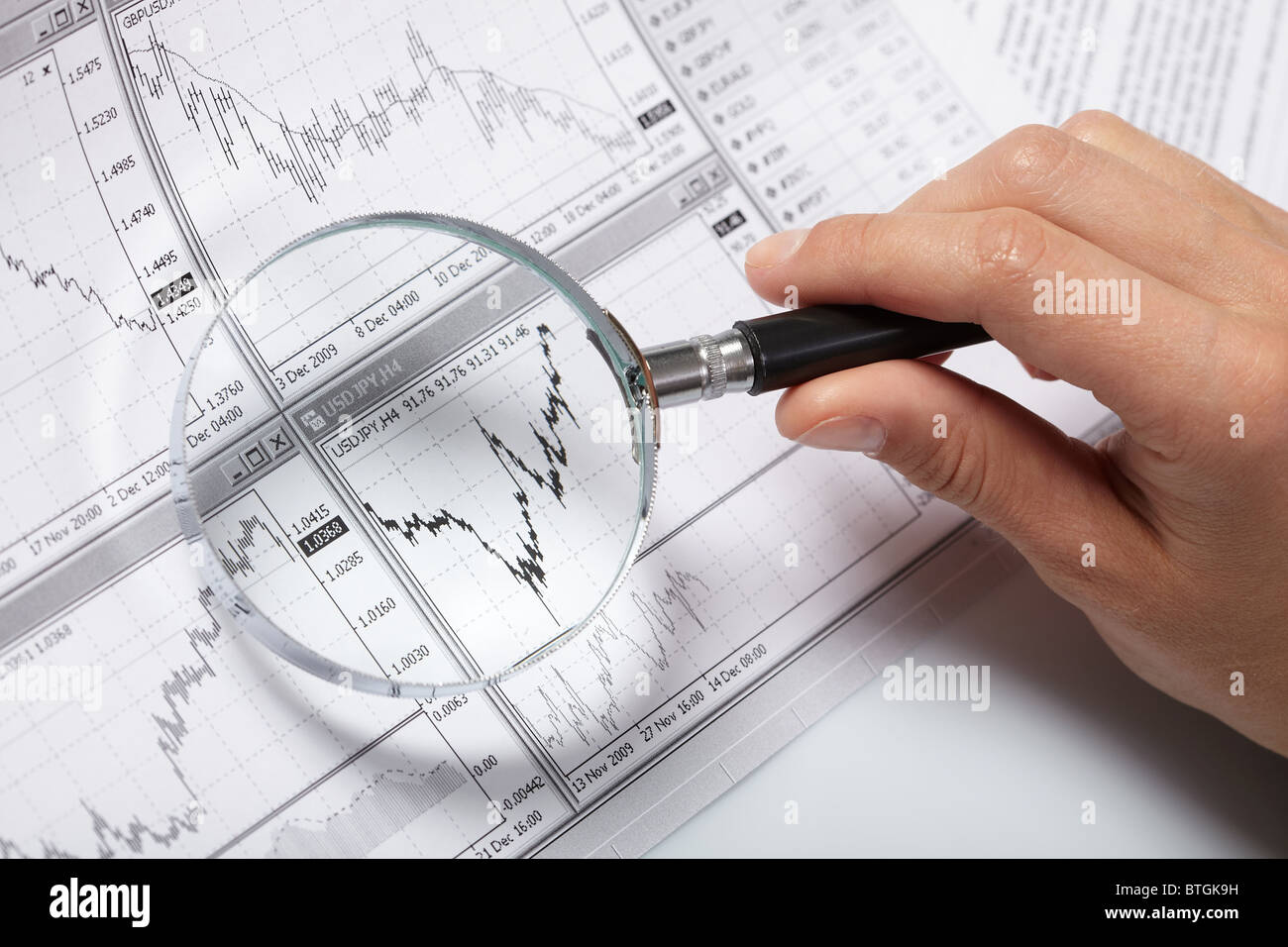 Lupe arbeitspapier diagramm -Fotos und -Bildmaterial in hoher Auflösung ...