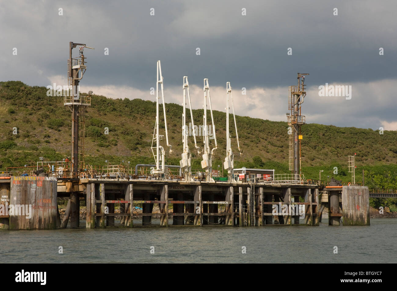 Dragon gas terminal -Fotos und -Bildmaterial in hoher Auflösung – Alamy