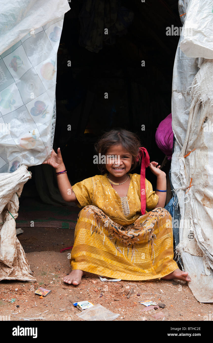Armen armut bender zelt indien baby -Fotos und -Bildmaterial in hoher ...