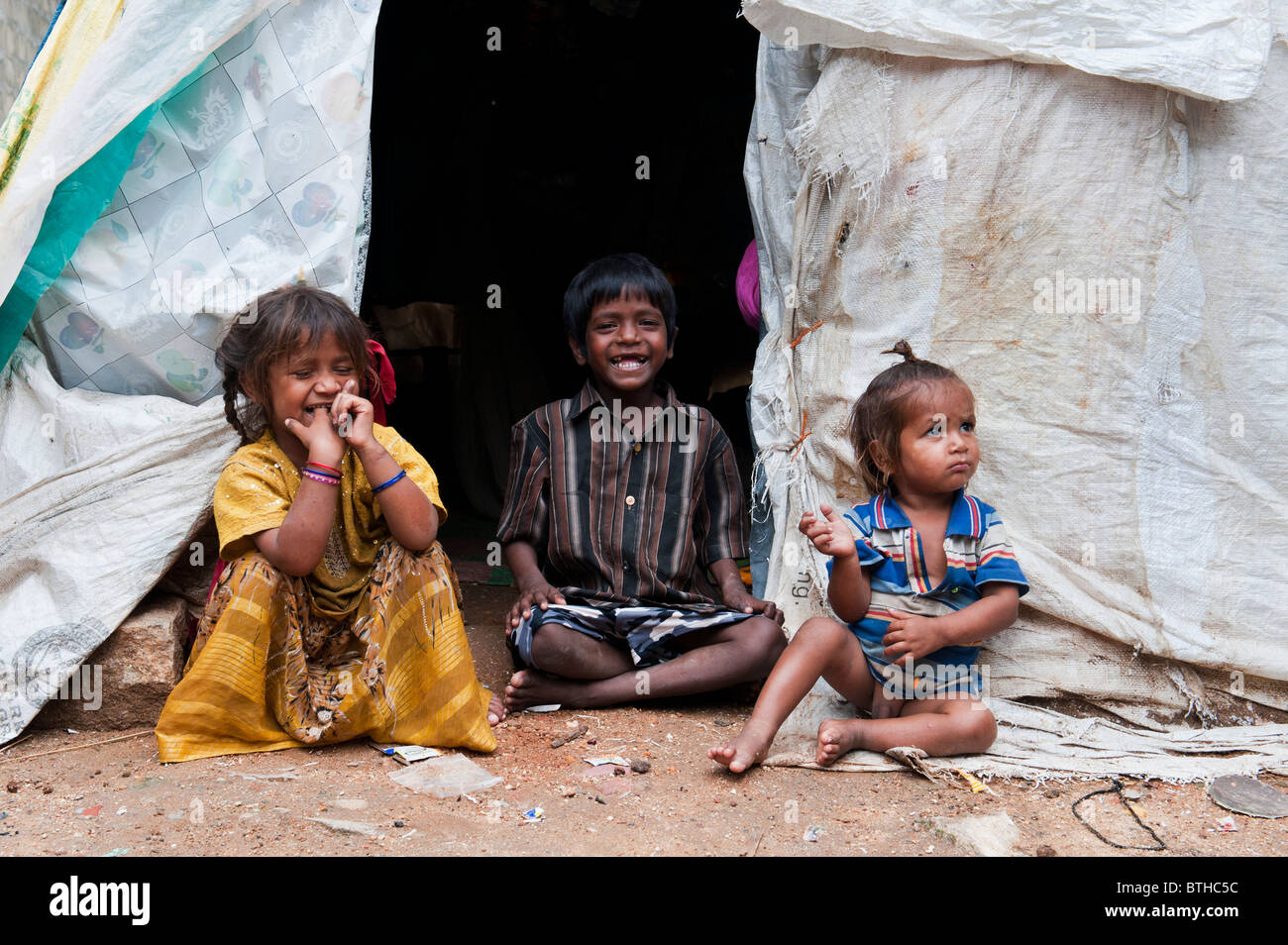 Arme kinder von indien -Fotos und -Bildmaterial in hoher Auflösung – Alamy