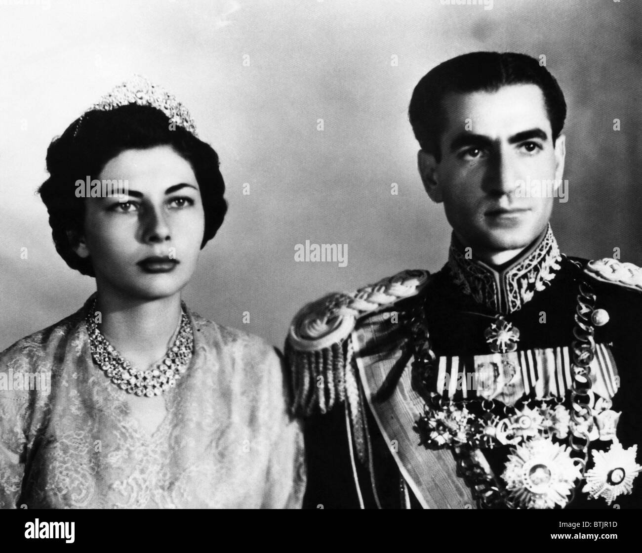 Schah von Iran Mohammad Reza Pahlavi (rechts) und Frau Königin Soraya ...
