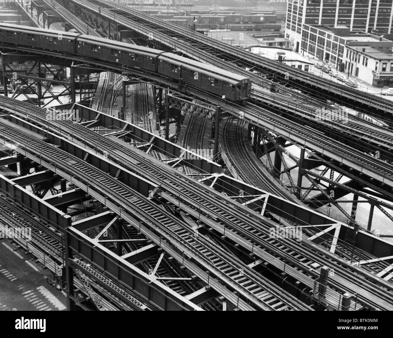 New Yorker u-Bahn Zug Gleise und Signale außerhalb Queens Plaza ...