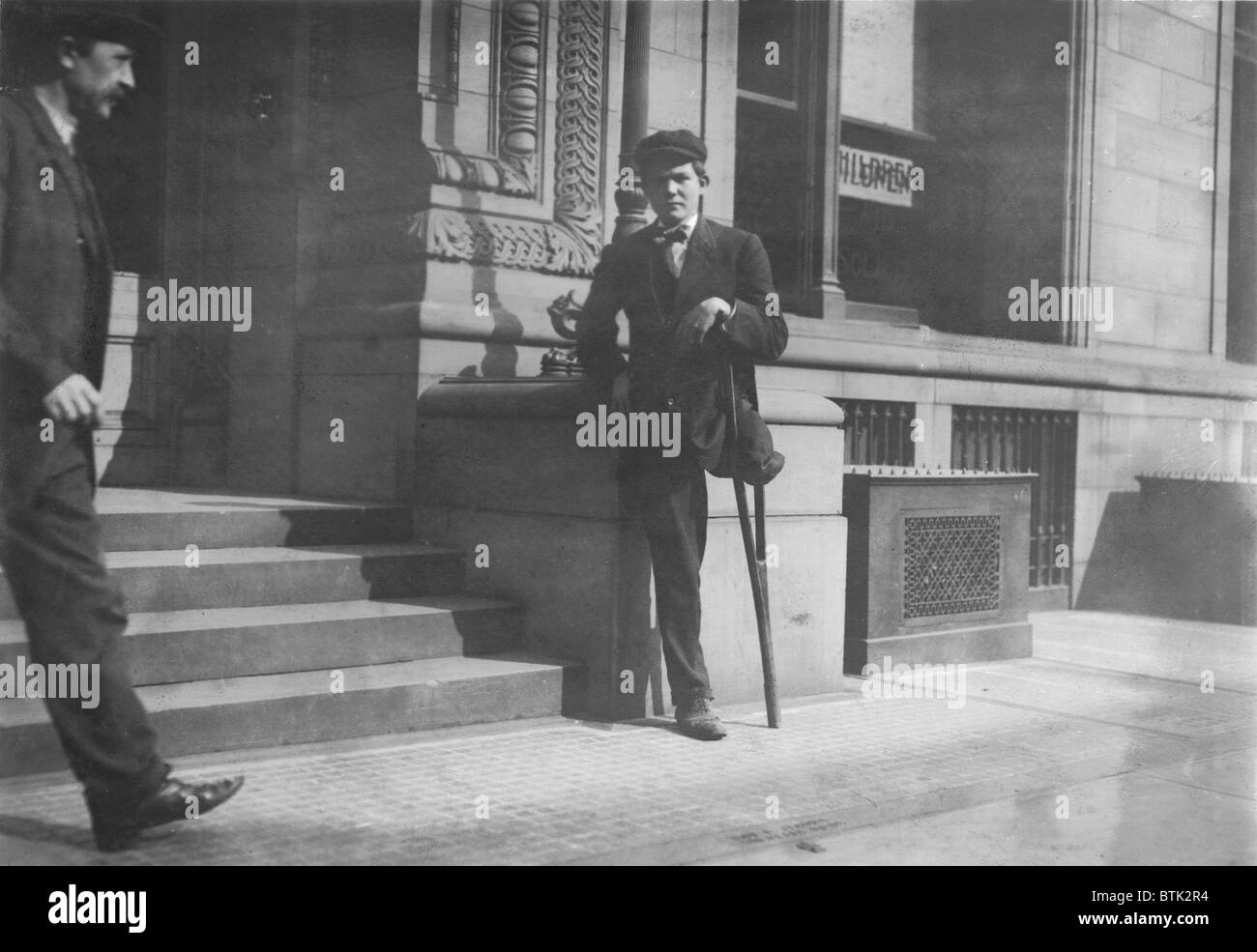 Beinamputiert junge -Fotos und -Bildmaterial in hoher Auflösung – Alamy