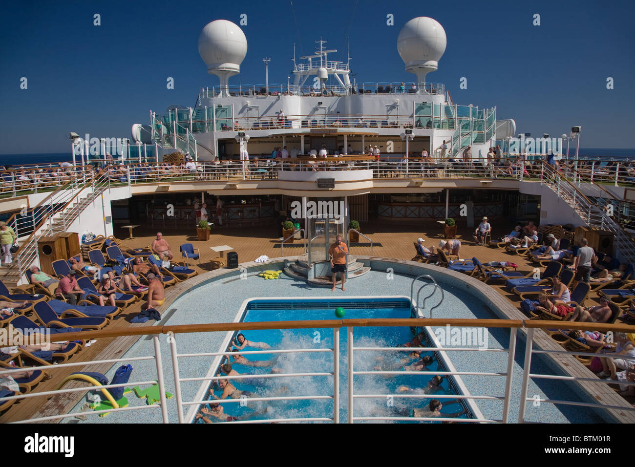 Kreuzfahrtschiff azura -Fotos und -Bildmaterial in hoher Auflösung – Alamy