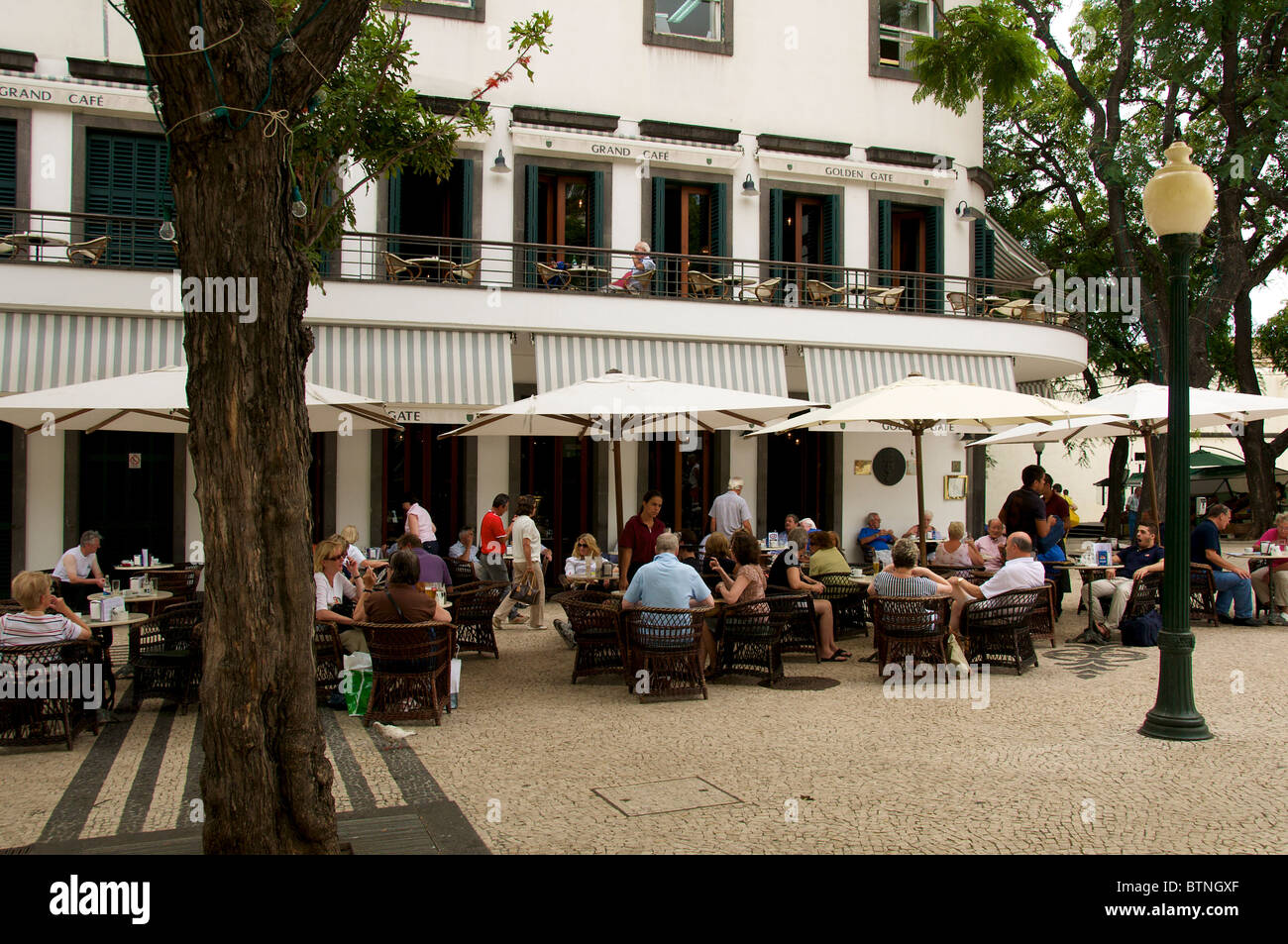 Golden gate cafe funchal -Fotos und -Bildmaterial in hoher Auflösung ...