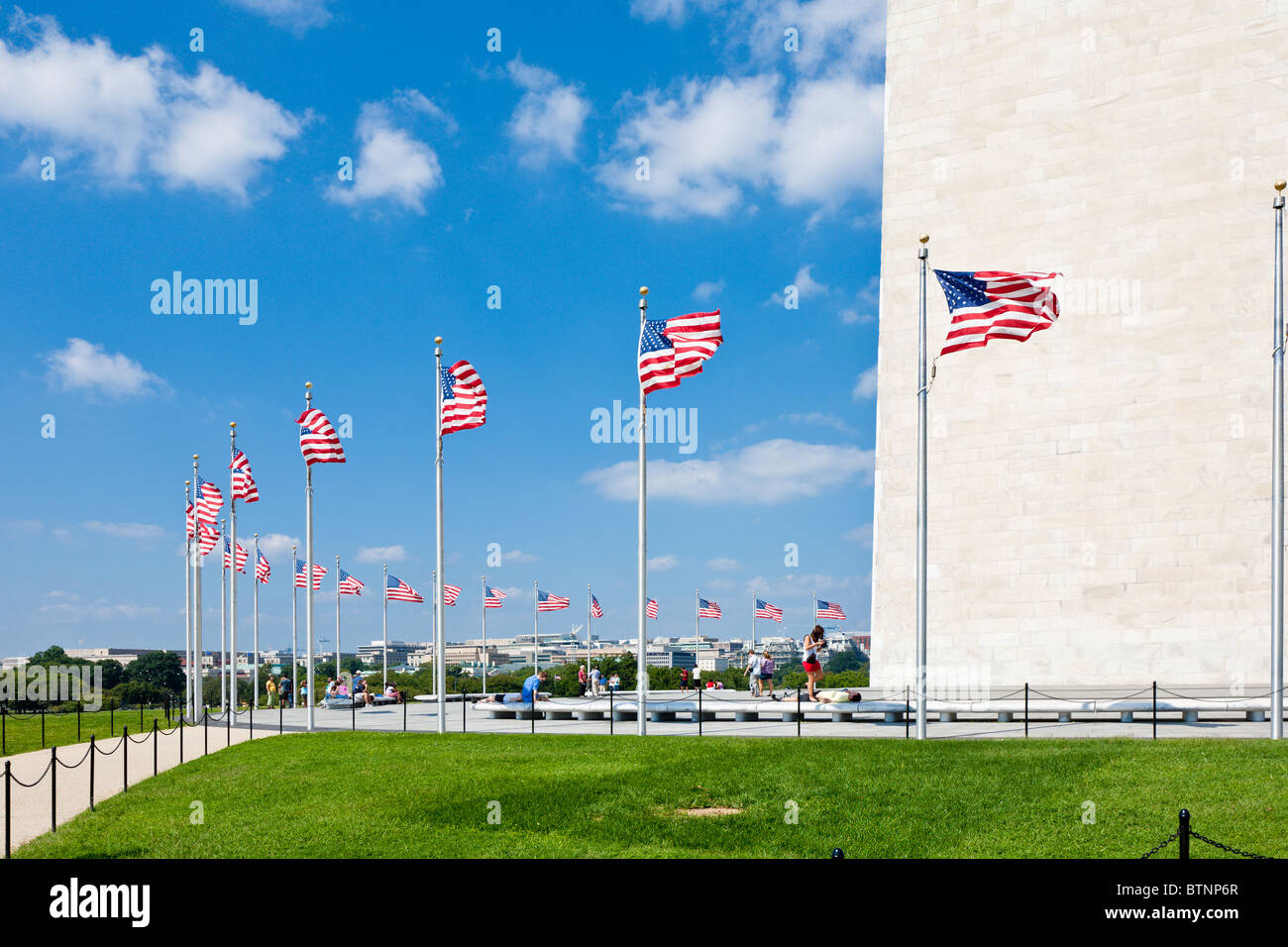 Fahnen denkmal -Fotos und -Bildmaterial in hoher Auflösung – Alamy