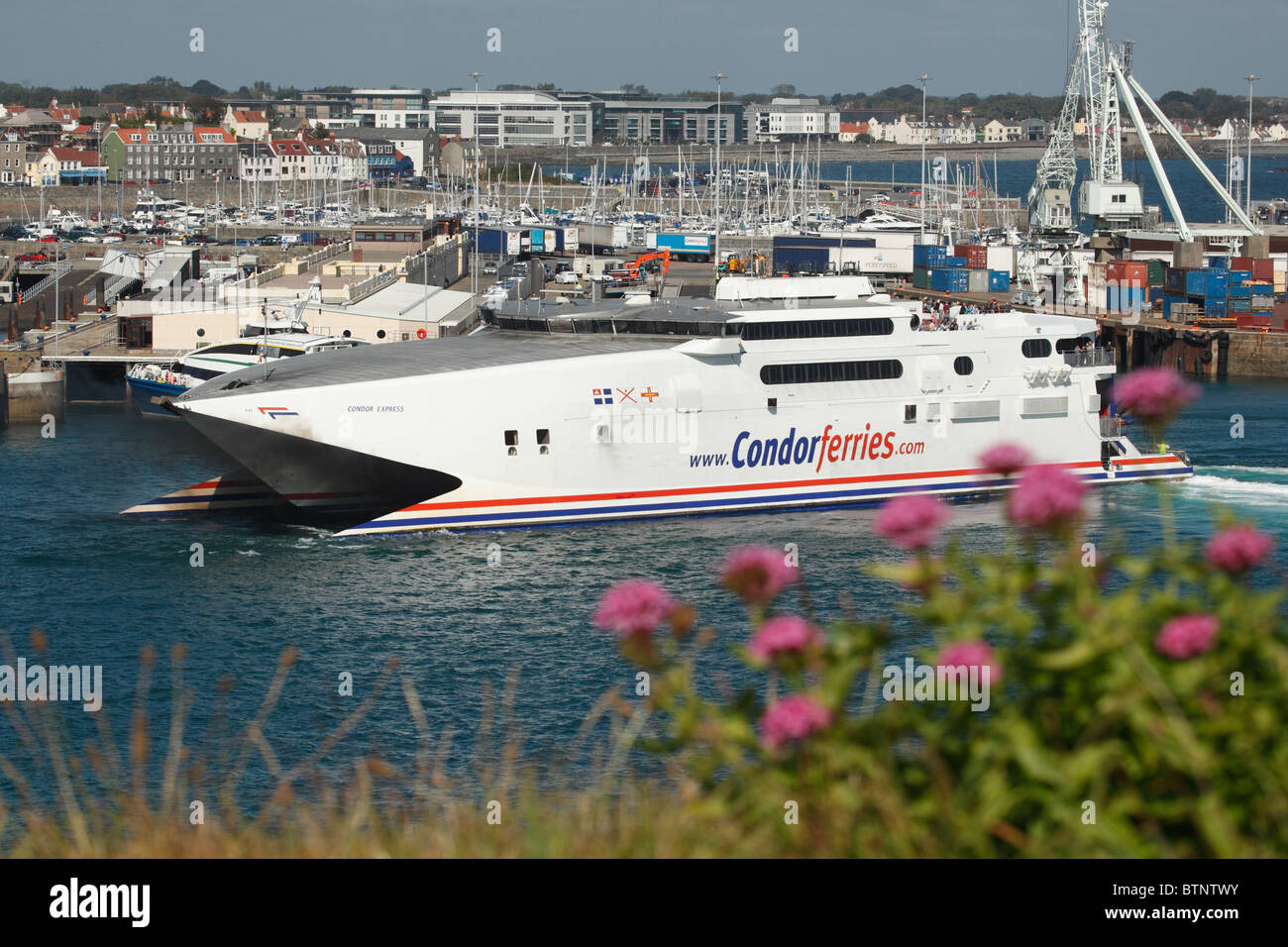 Eine Ansicht von Condor Express von Castle Cornet Stockfotografie - Alamy