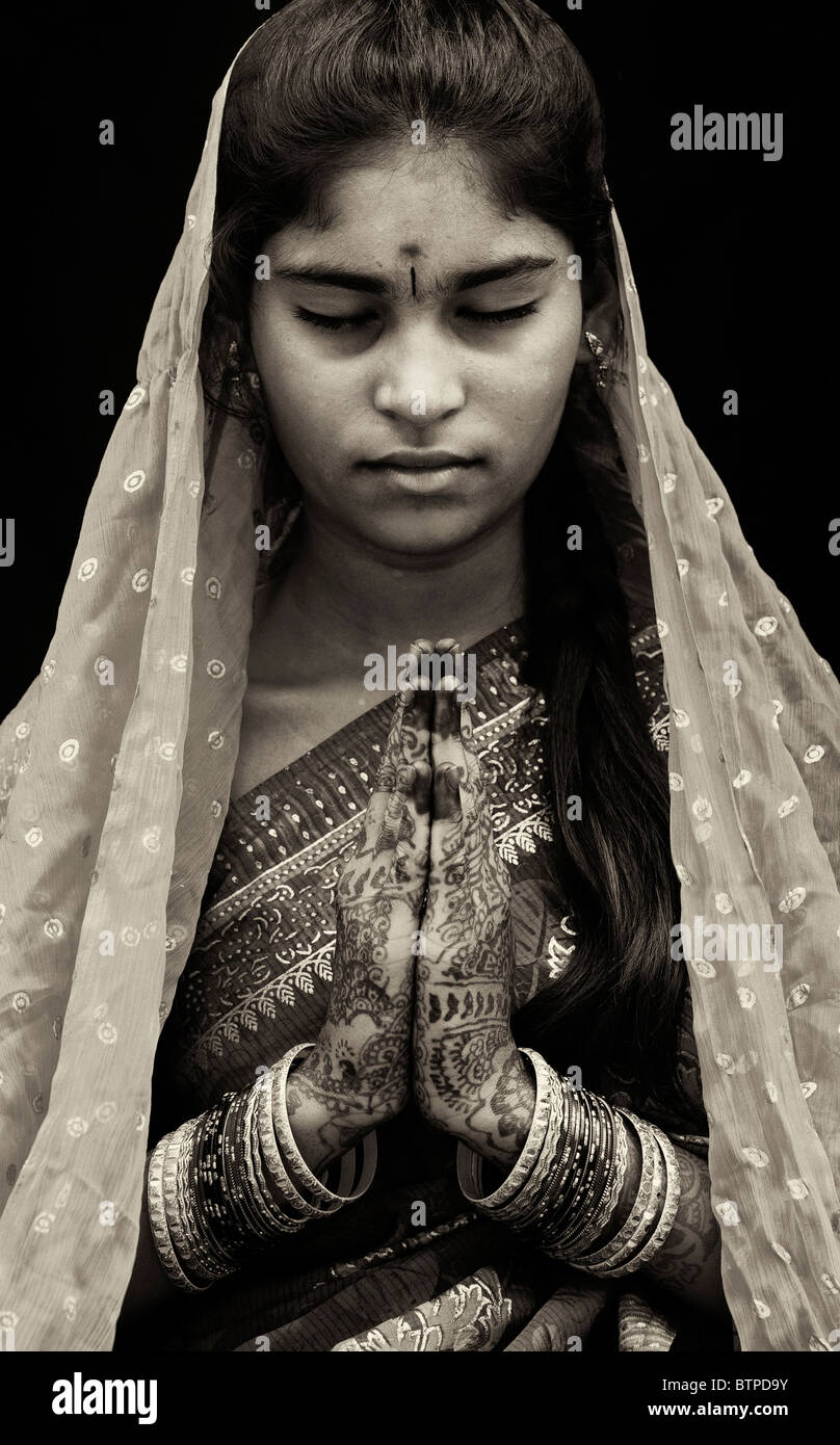 Namaste Asian Hands Stockfotos und -bilder Kaufen - Alamy