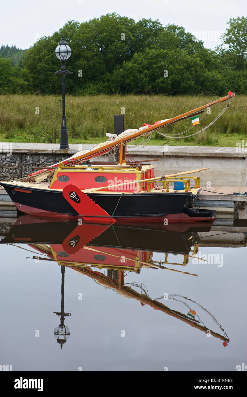 Der Boot Omars River Bird welche Don Attig ruderte die Länge des ...