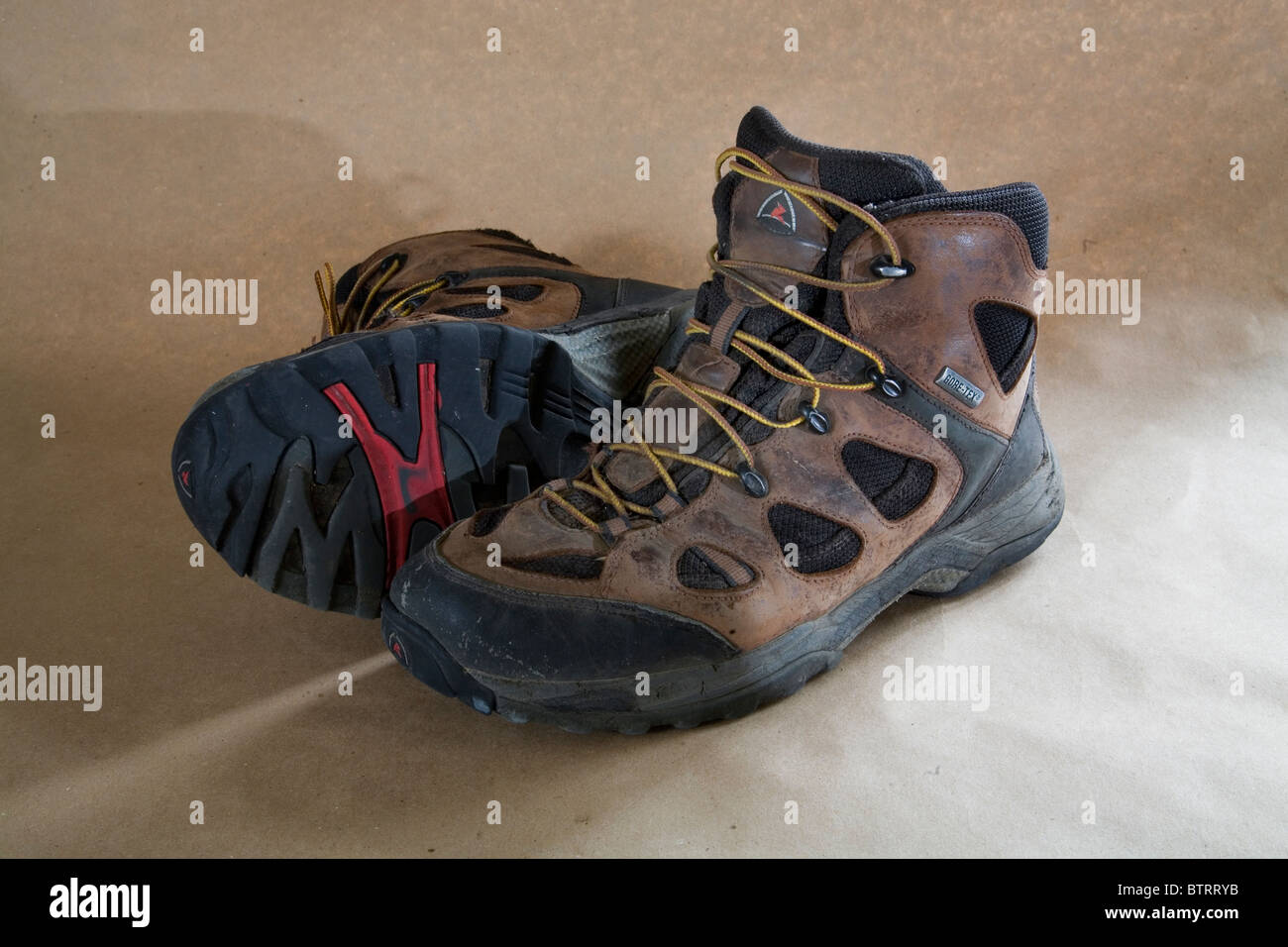 Alter wanderschuh -Fotos und -Bildmaterial in hoher Auflösung – Alamy