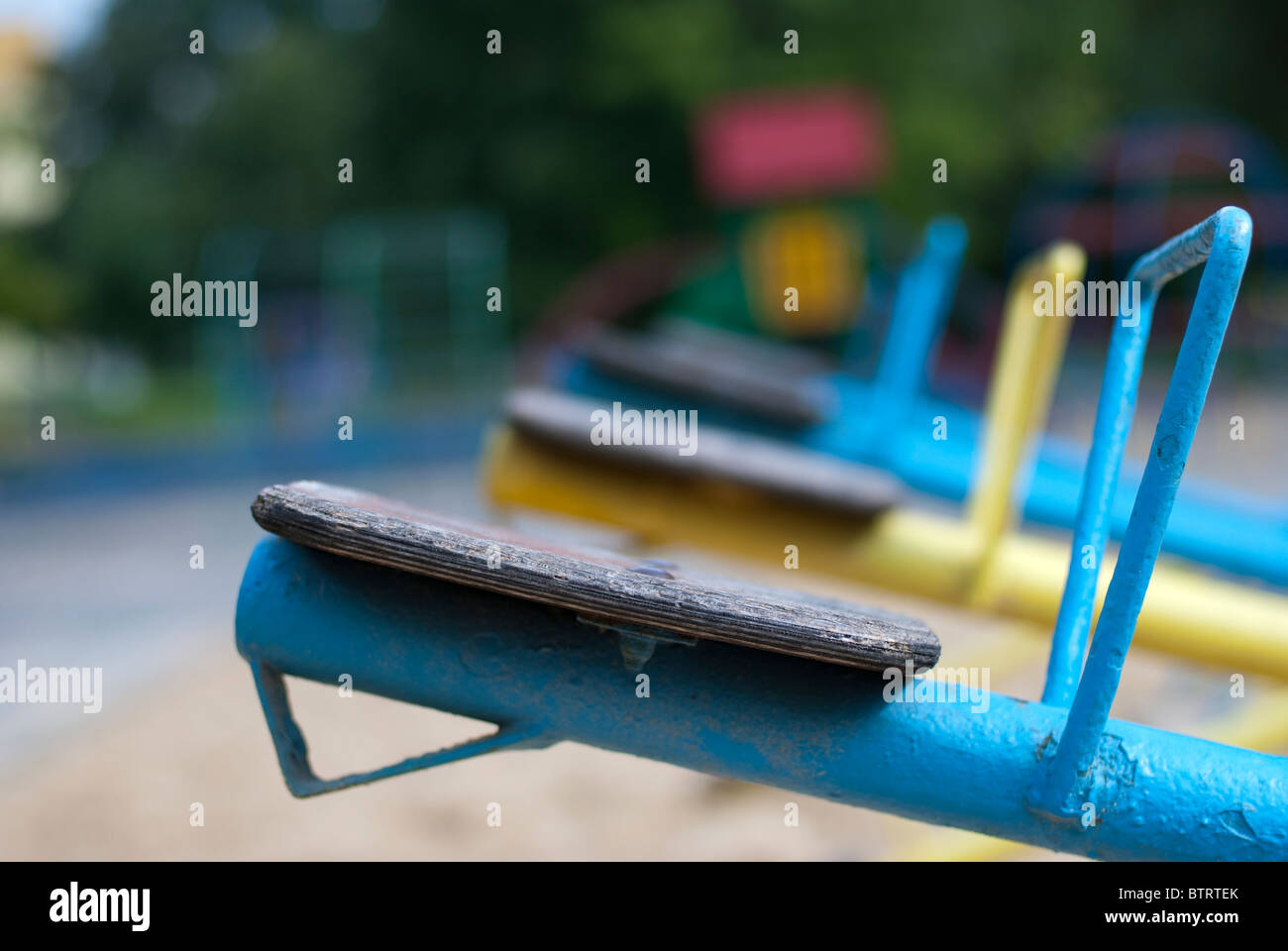 Teeter brett -Fotos und -Bildmaterial in hoher Auflösung – Alamy