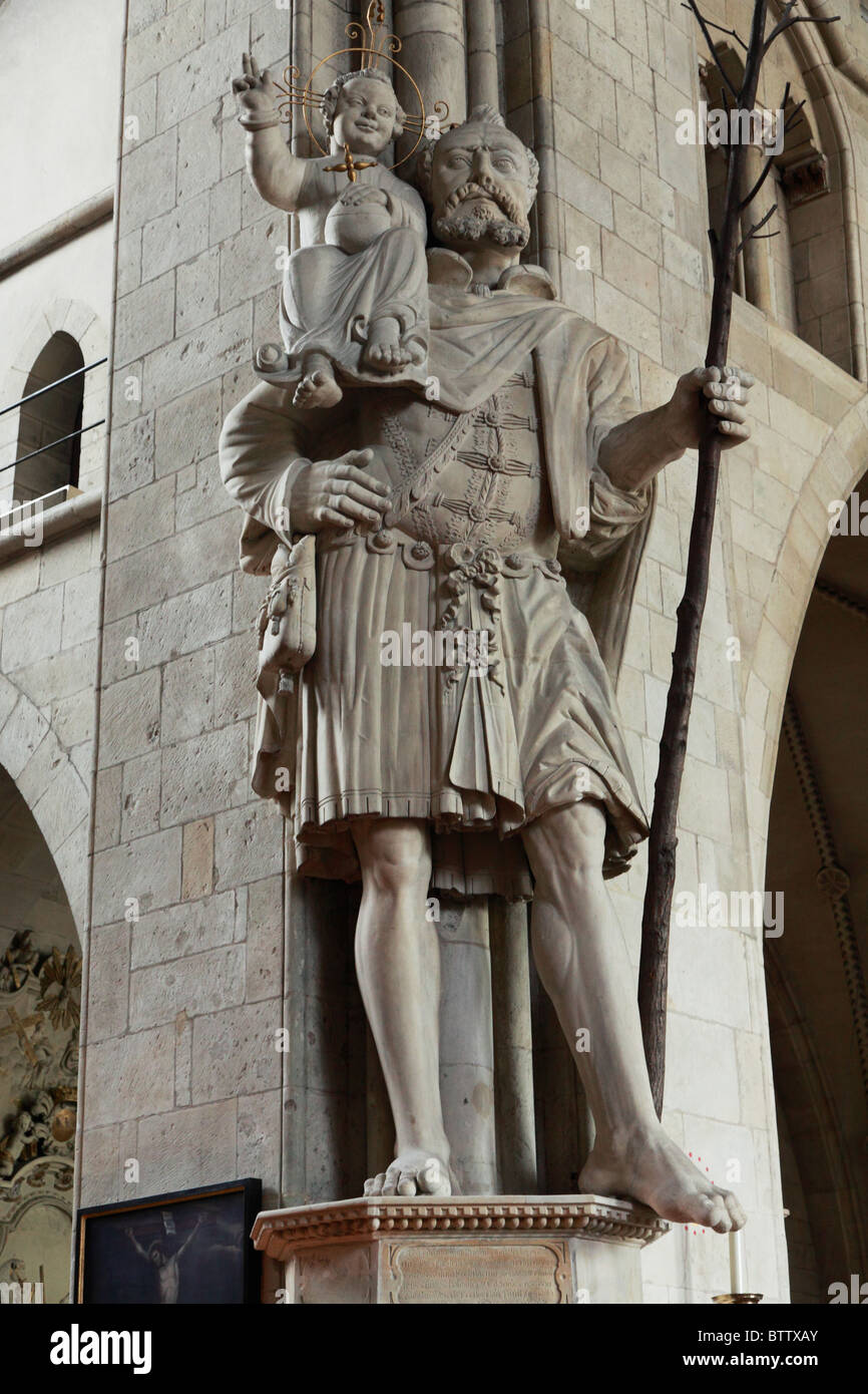 Statue Heiliger Christophorus Im Dom St. Paulus in Münster, Westfalen ...