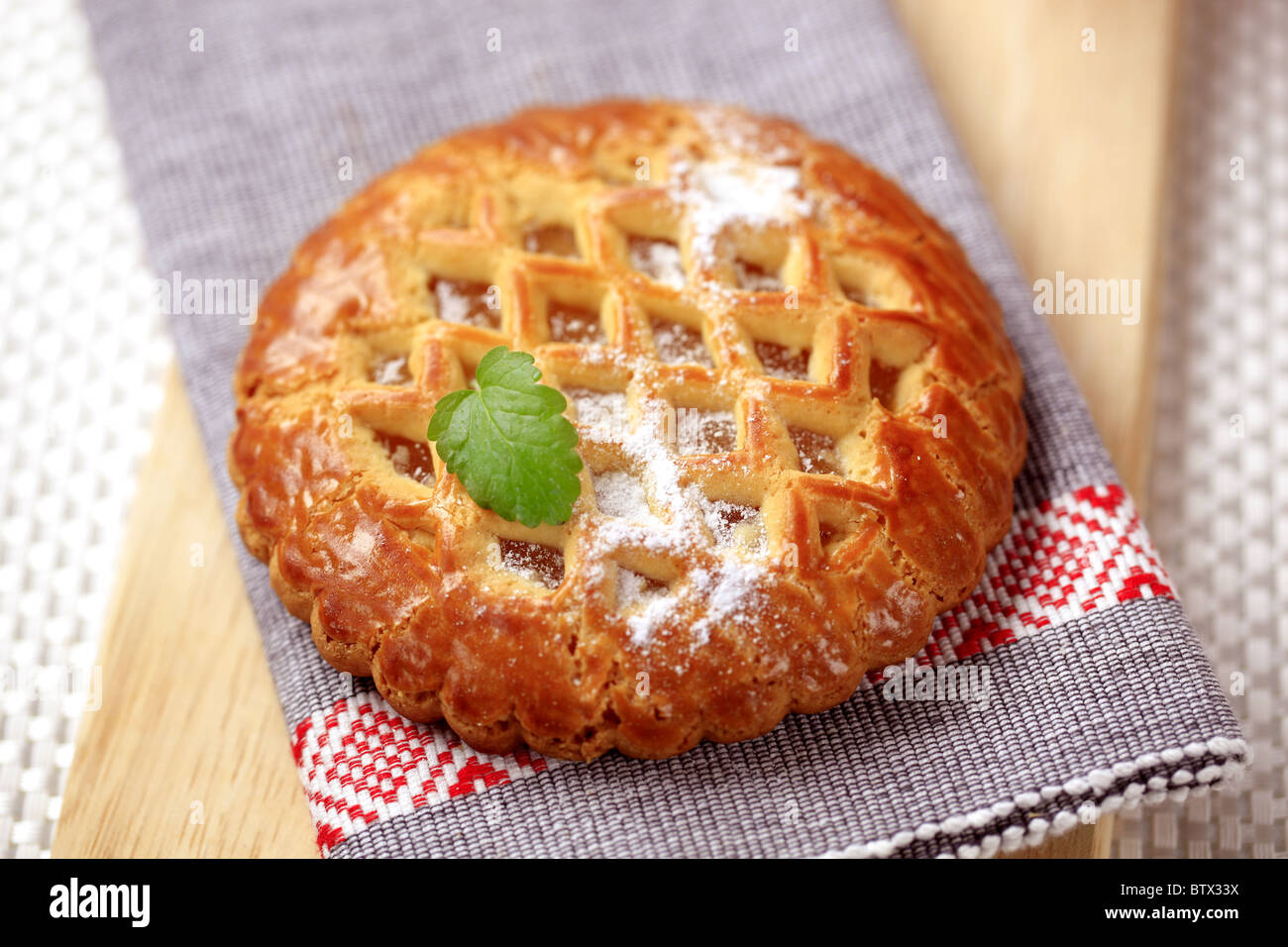 Gebäck obst -Fotos und -Bildmaterial in hoher Auflösung – Alamy