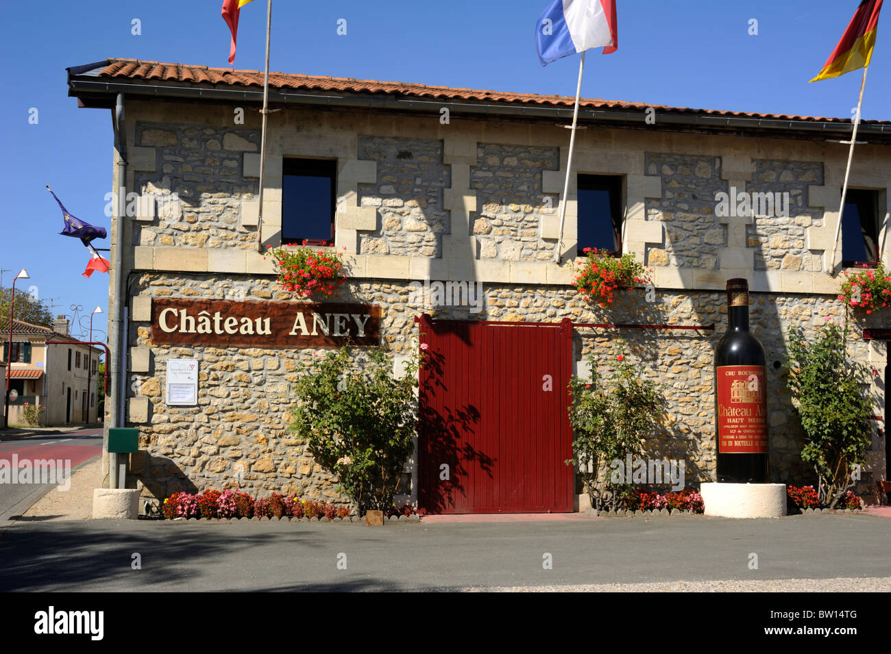 Medoc wine chateau -Fotos und -Bildmaterial in hoher Auflösung – Alamy