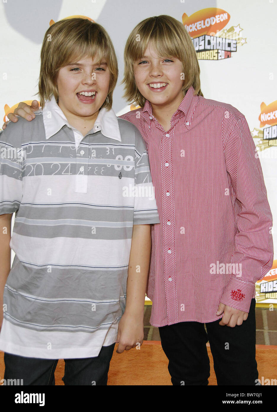 Dylan sprouse cole sprouse nickelodeons -Fotos und -Bildmaterial in ...
