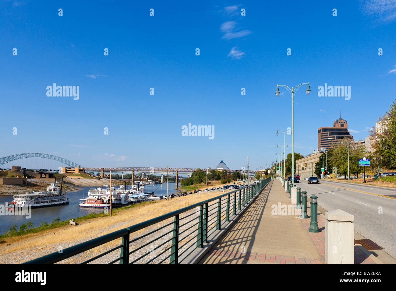 Mississippi river waterfront -Fotos und -Bildmaterial in hoher ...