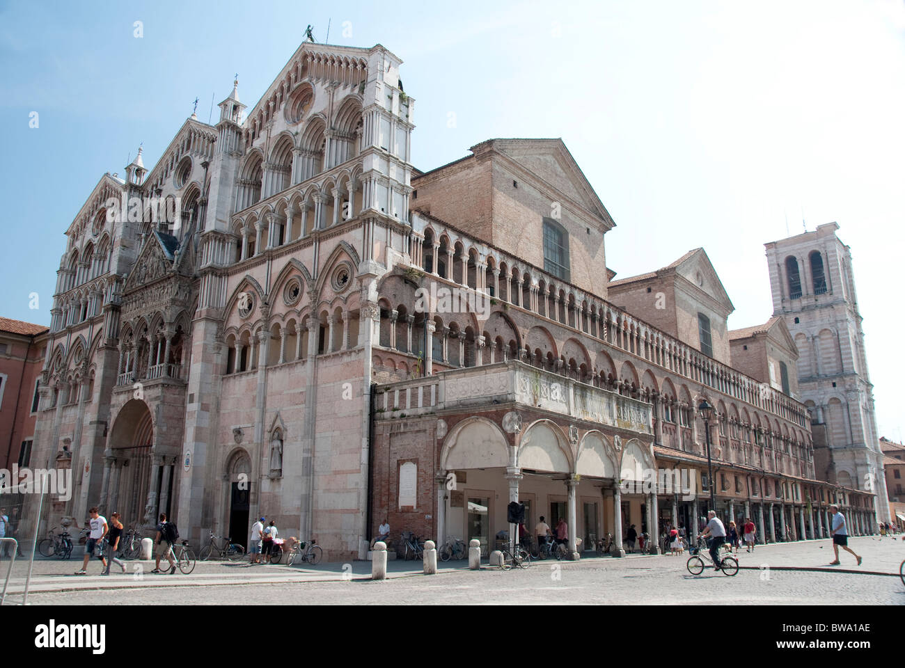 La cattedrale di ferrara -Fotos und -Bildmaterial in hoher Auflösung ...