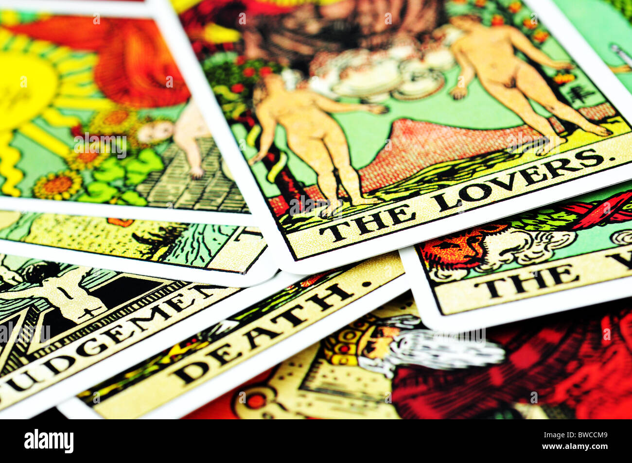 Das glücksrad tarot -Fotos und -Bildmaterial in hoher Auflösung - Seite ...