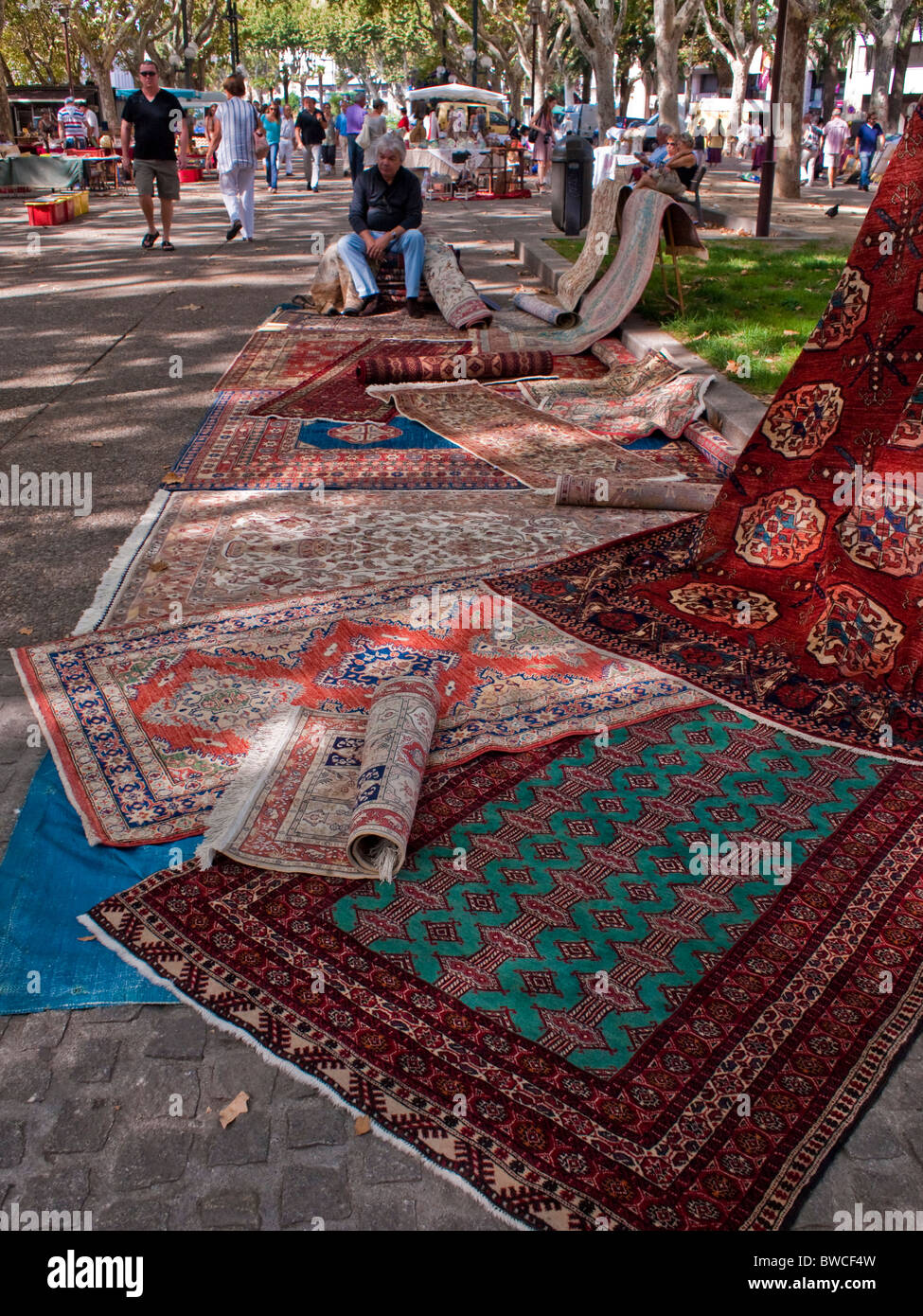 Orientalische teppiche -Fotos und -Bildmaterial in hoher Auflösung – Alamy