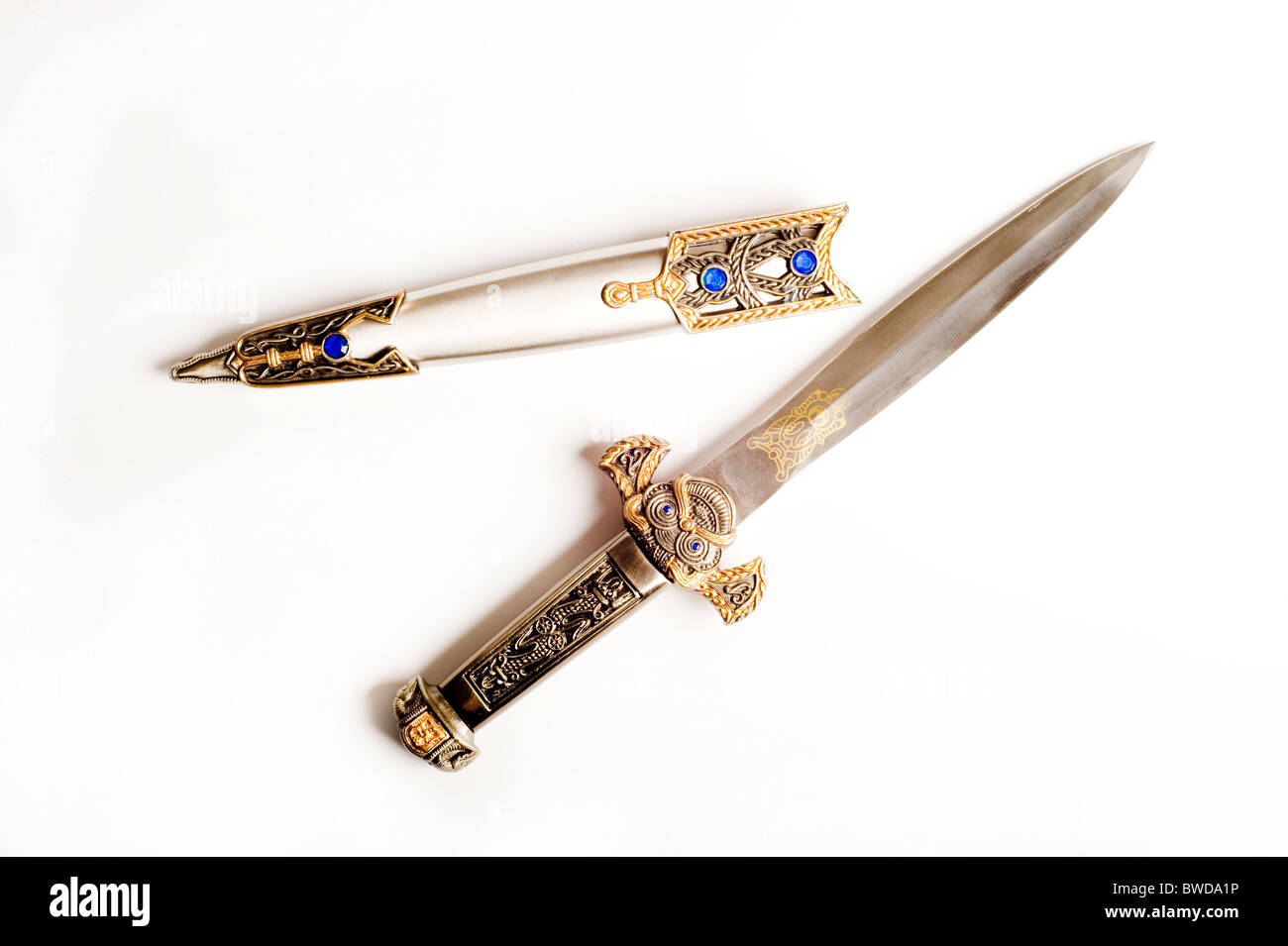 Wikinger-Dolch mit verzierten Griff Stockfotografie - Alamy