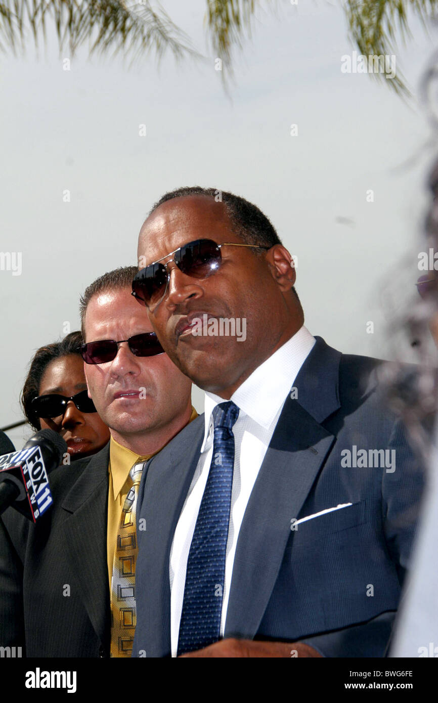Johnnie cochran jr -Fotos und -Bildmaterial in hoher Auflösung – Alamy