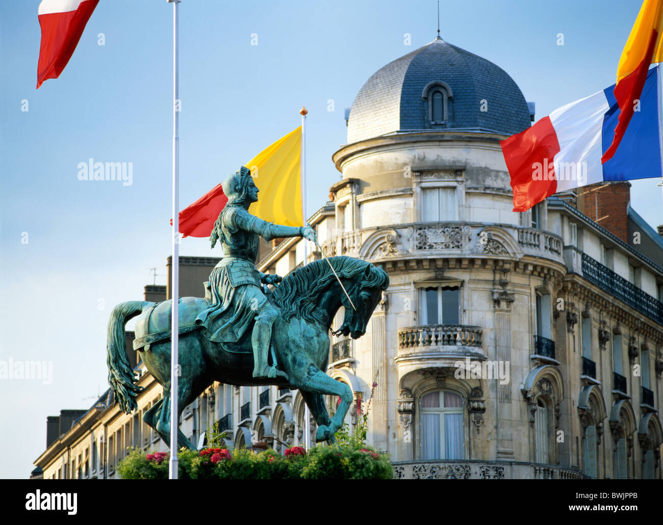 Statue von Jeanne d ' Arc Jeanne d ' Arc in Place du Martroi in der Stadt von Orleans ...