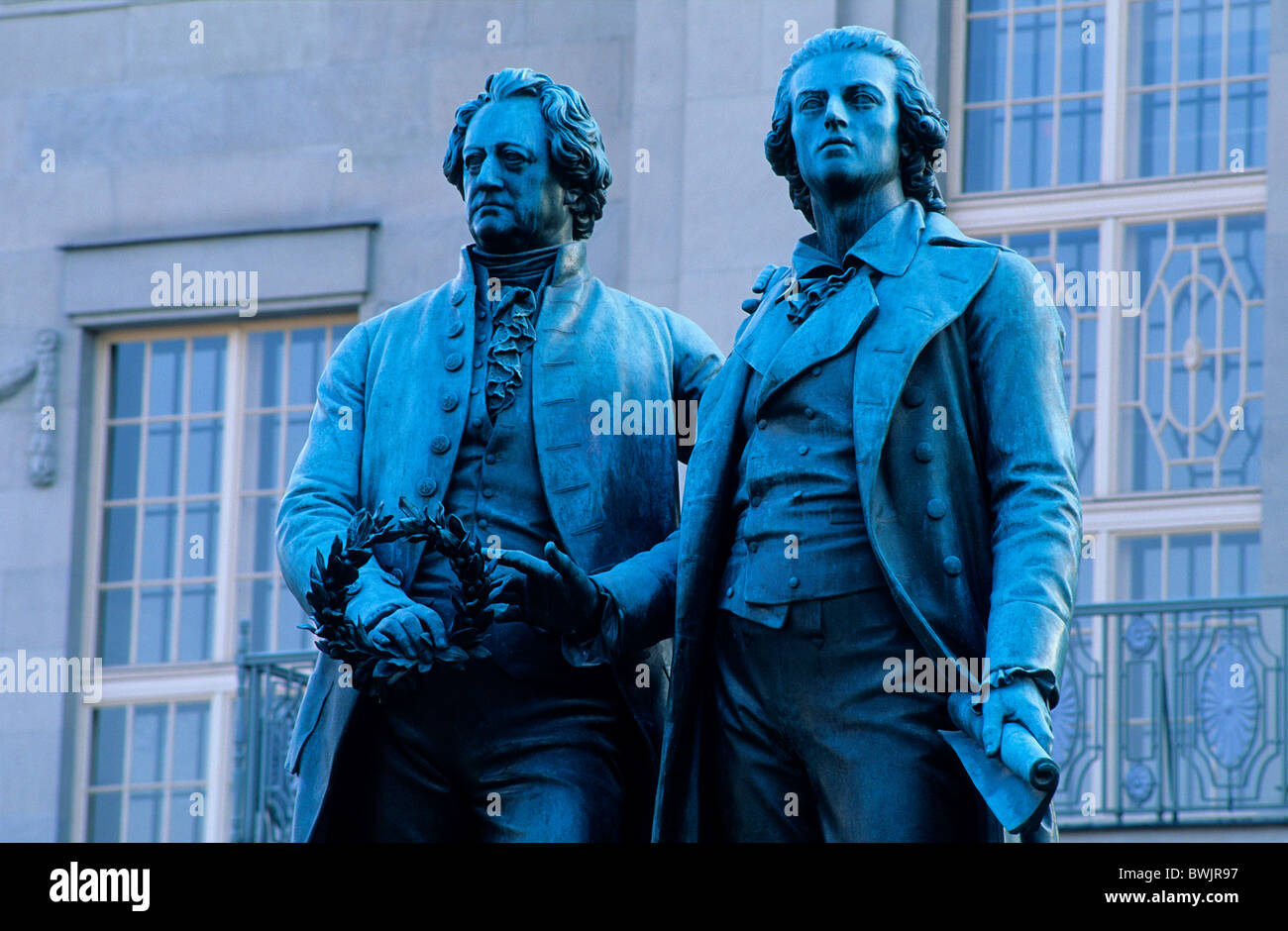 Europa, Deutschland, Thüringen, Weimar, Goethe und Schiller-Denkmal vor ...