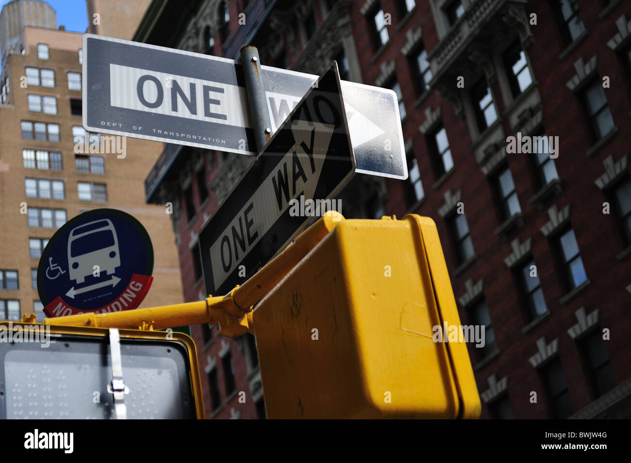 One way streets -Fotos und -Bildmaterial in hoher Auflösung – Alamy