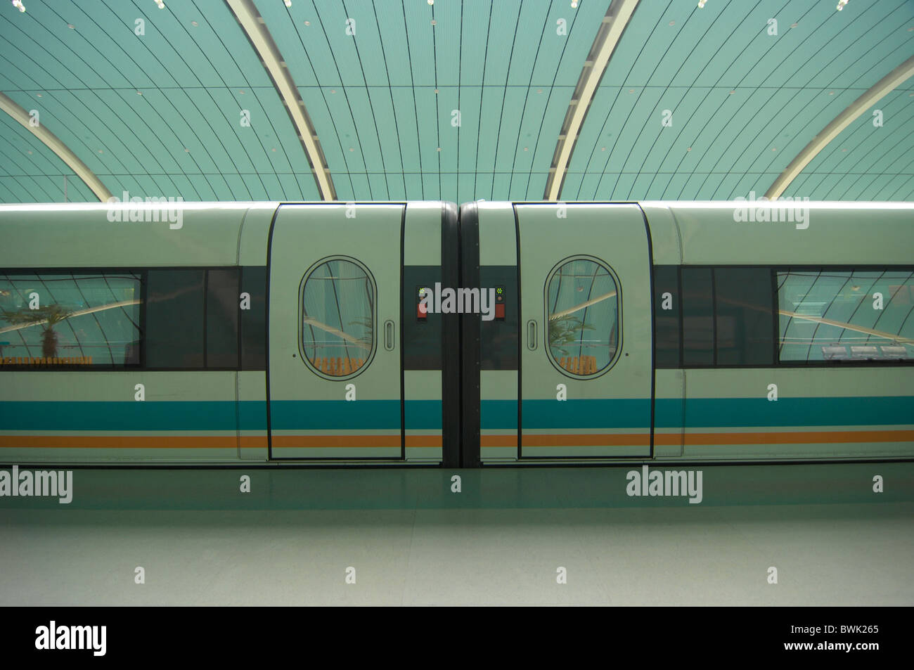 China Asien Shanghai Transrapid Maglev Bahnhof Pudong-Magnet ...