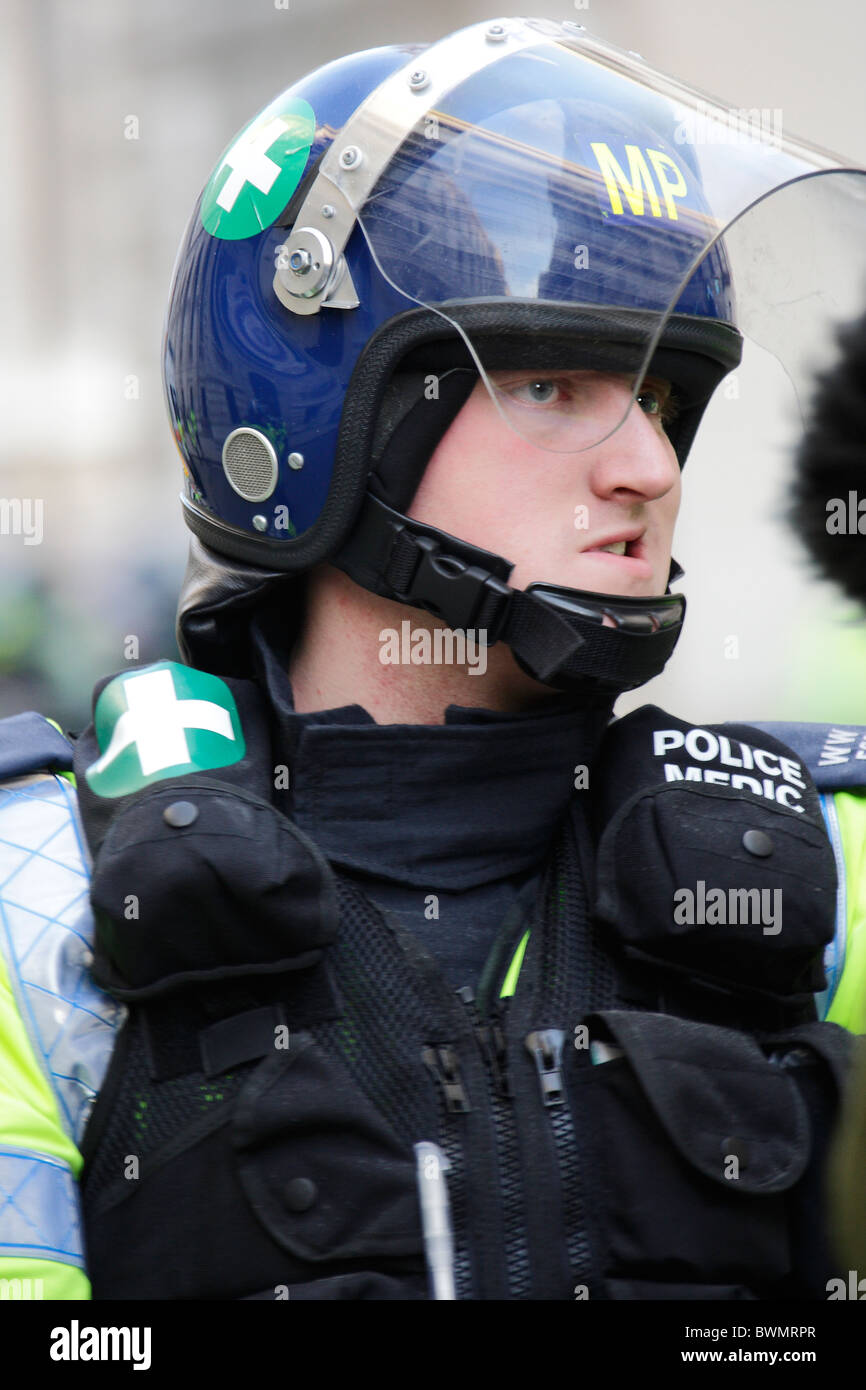 Police medic -Fotos und -Bildmaterial in hoher Auflösung – Alamy