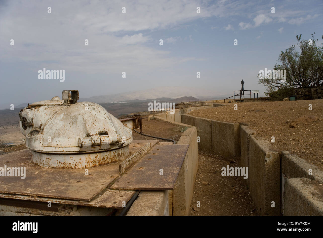 Israelische Armee Bunker und Schanze auf dem Gipfel des Mount Bental ...