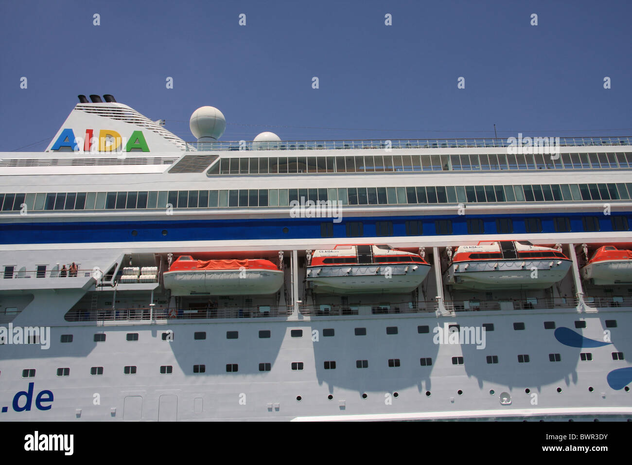 Cruise ship boat aida life -Fotos und -Bildmaterial in hoher Auflösung ...