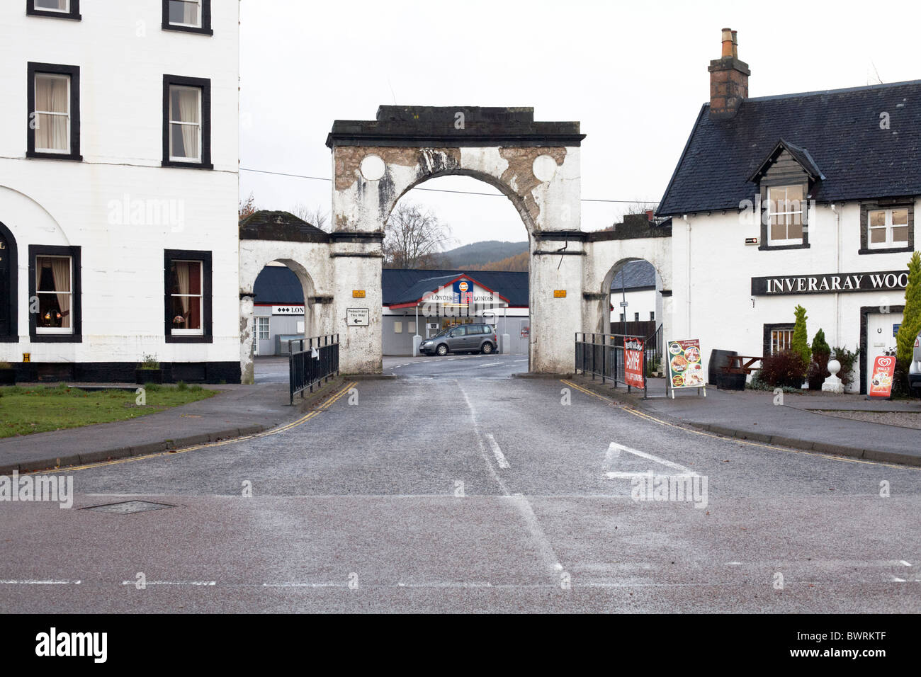 Torbogen gemalt -Fotos und -Bildmaterial in hoher Auflösung – Alamy