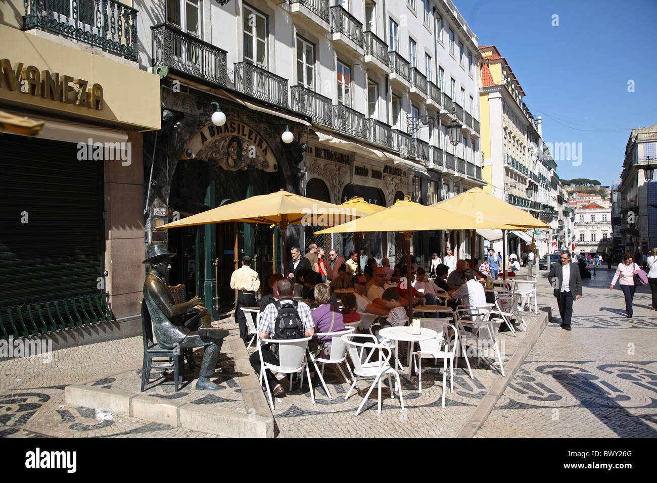 Portugal-Lissabon-Lissabon-Largo Chiado Cafe ein Brasileira ...