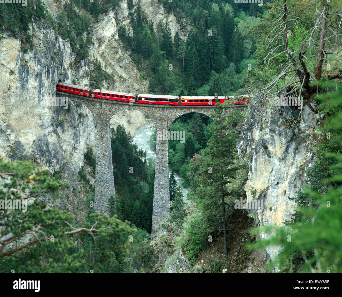 Bahnhof Filisur Glacier express-Zug Landwasser Viadukt Landwasser ...