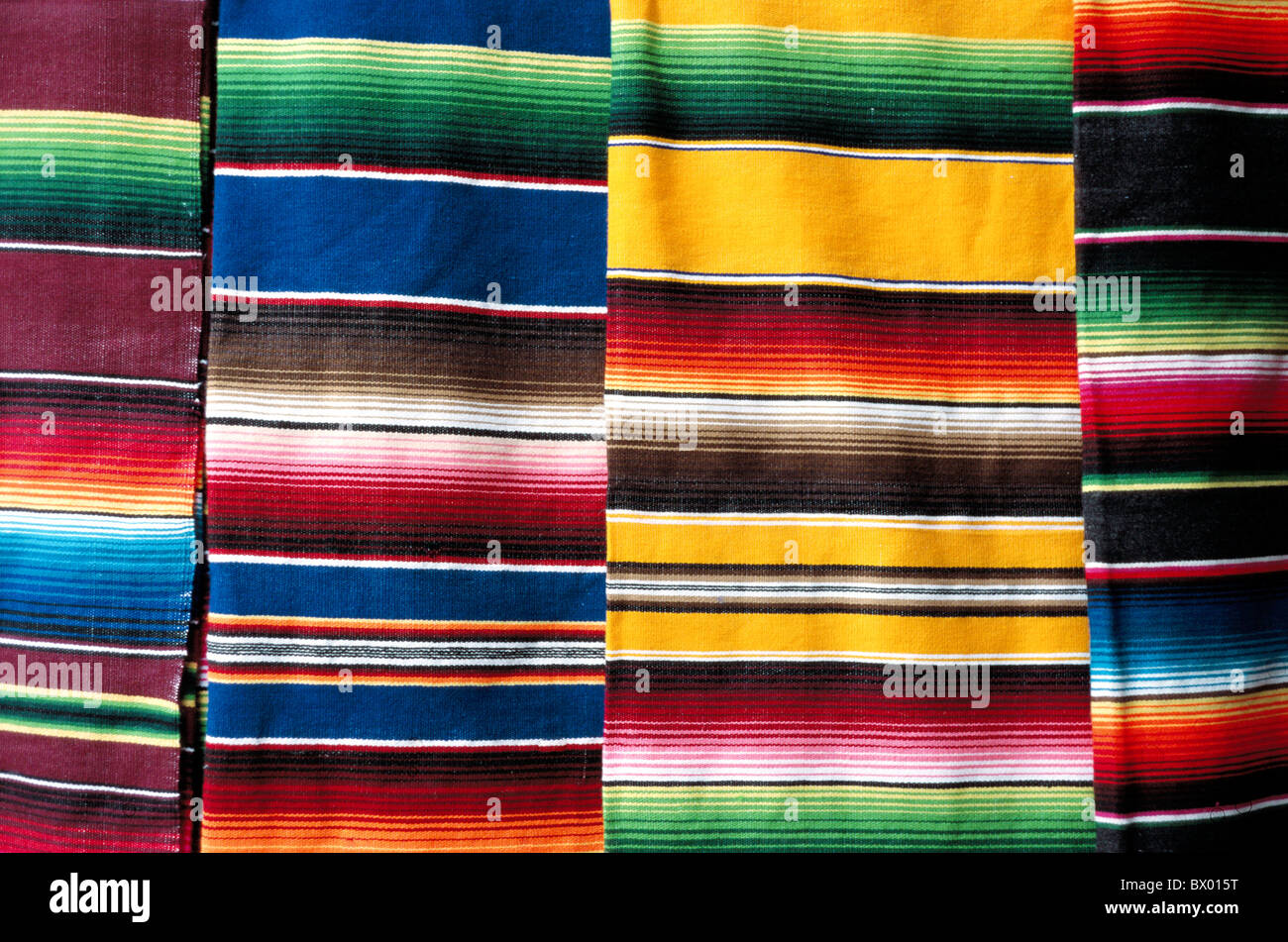 Poncho muster -Fotos und -Bildmaterial in hoher Auflösung – Alamy