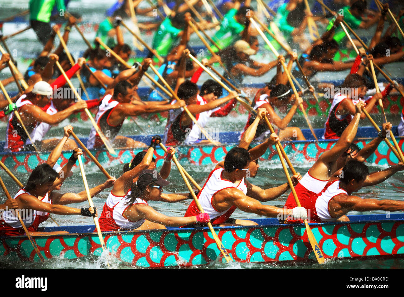 Drachenbootrennen beim Drachenboot-Festival, Ap Lei Chau, Hong Kong ...