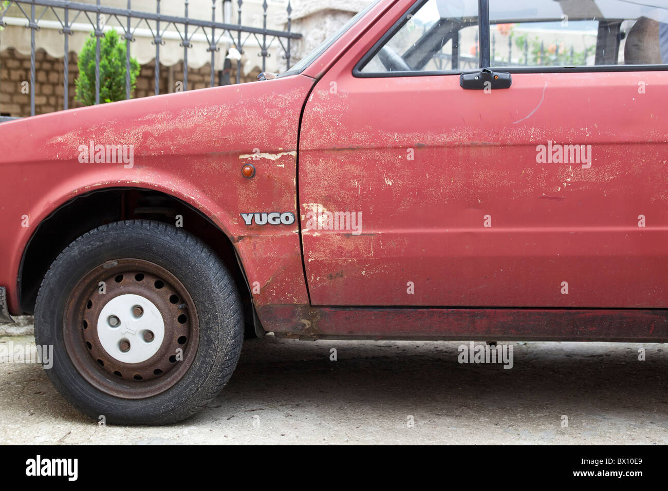 Former yugo -Fotos und -Bildmaterial in hoher Auflösung – Alamy