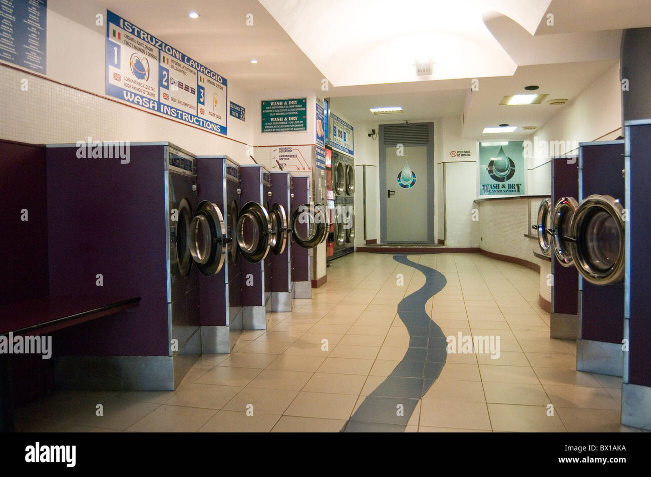 Waschsalon Waschmaschine Maschinen Wäsche waschen Münze Op betriebenen ...