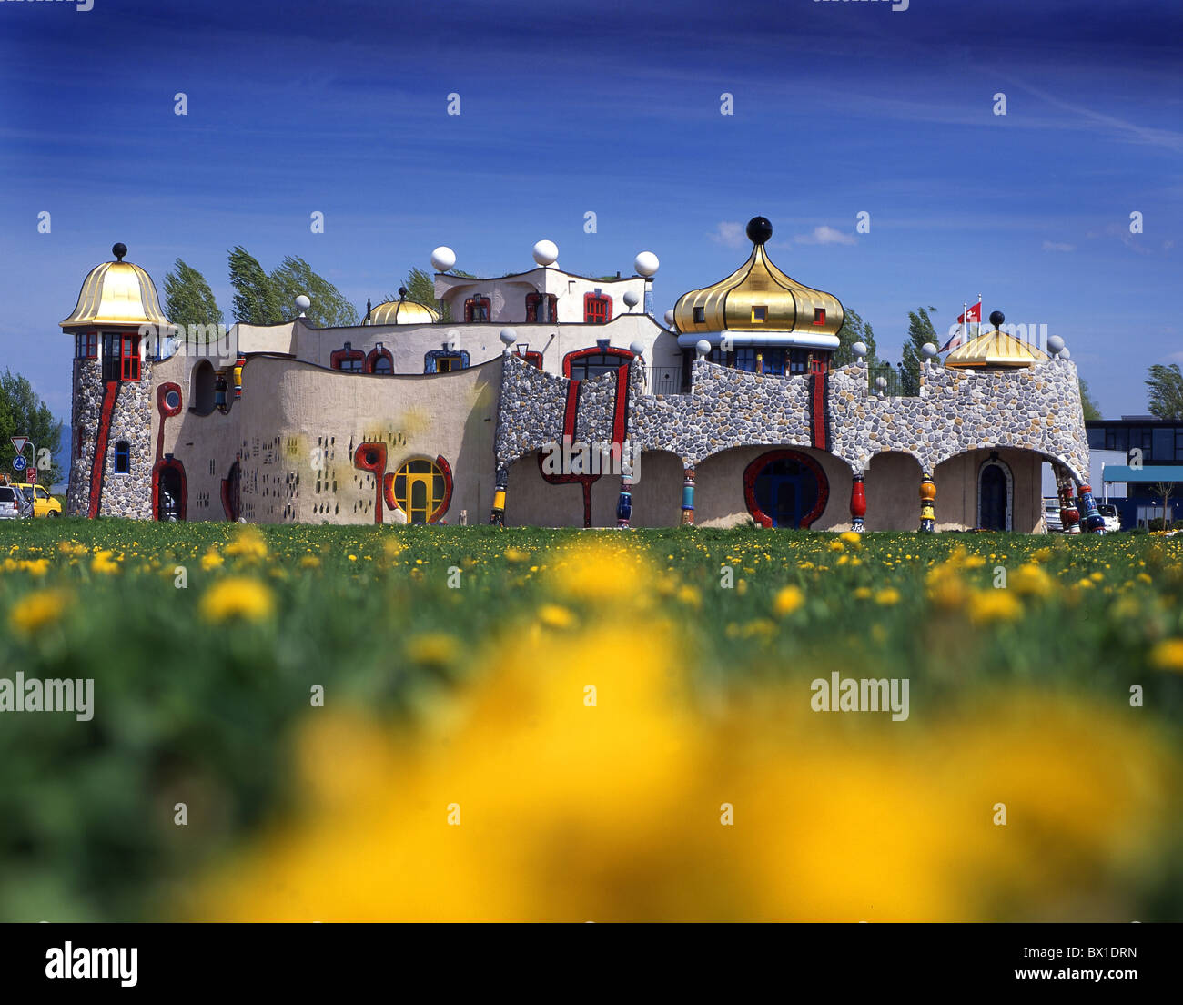 Hundertwasser bedeckt Markt Architektur Architekt Blumenwiese Hochbau ...