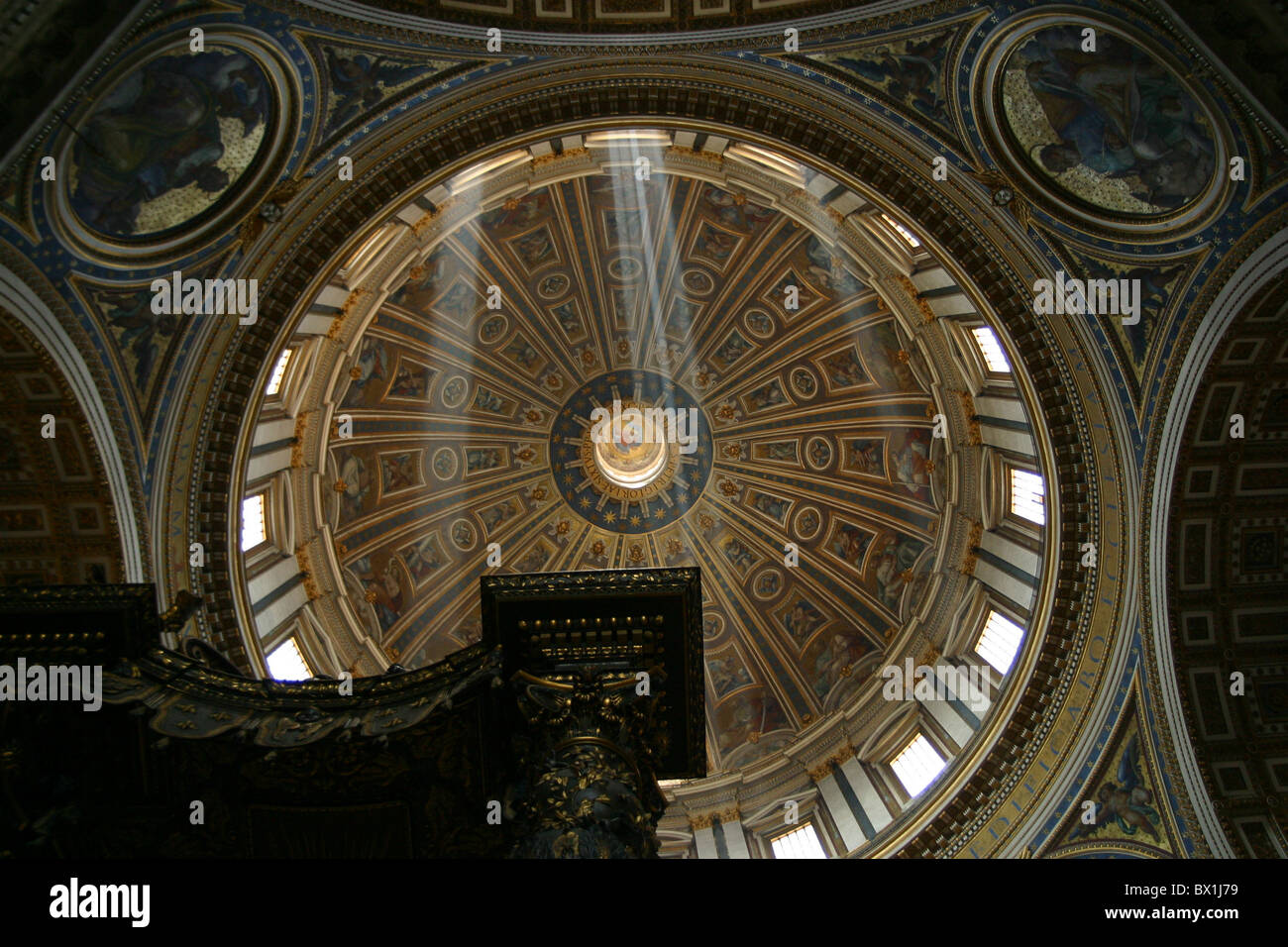 Petersdom innen -Fotos und -Bildmaterial in hoher Auflösung – Alamy