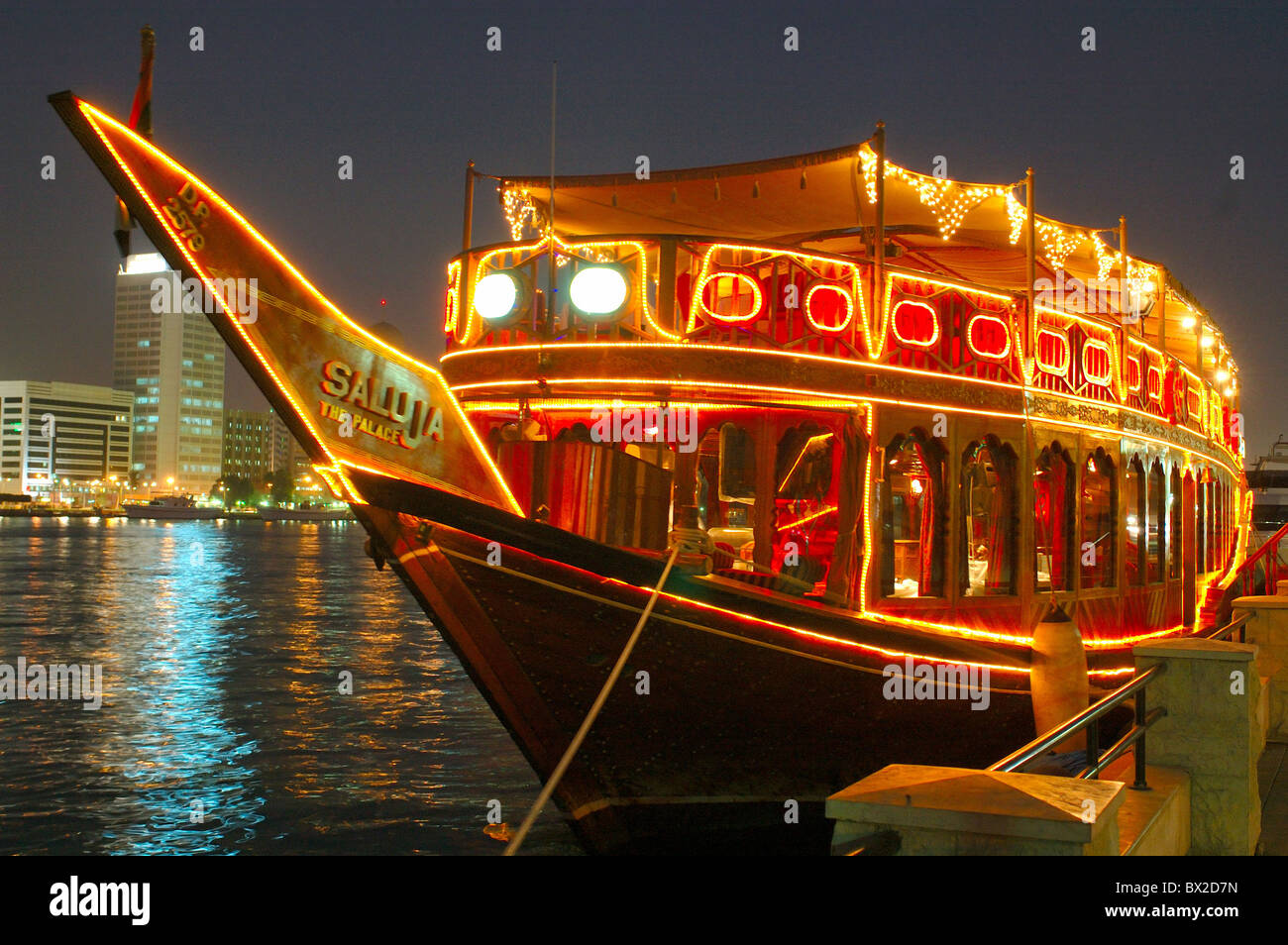 Palast Saluja Abendessen Kreuzfahrt Schiff Boot Schiff Restaurant ...