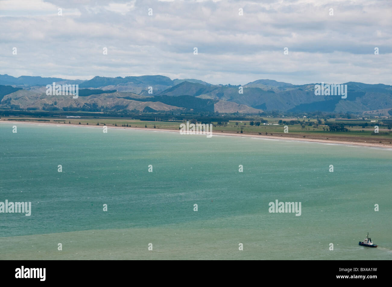 Strand an der wainui bucht -Fotos und -Bildmaterial in hoher Auflösung ...