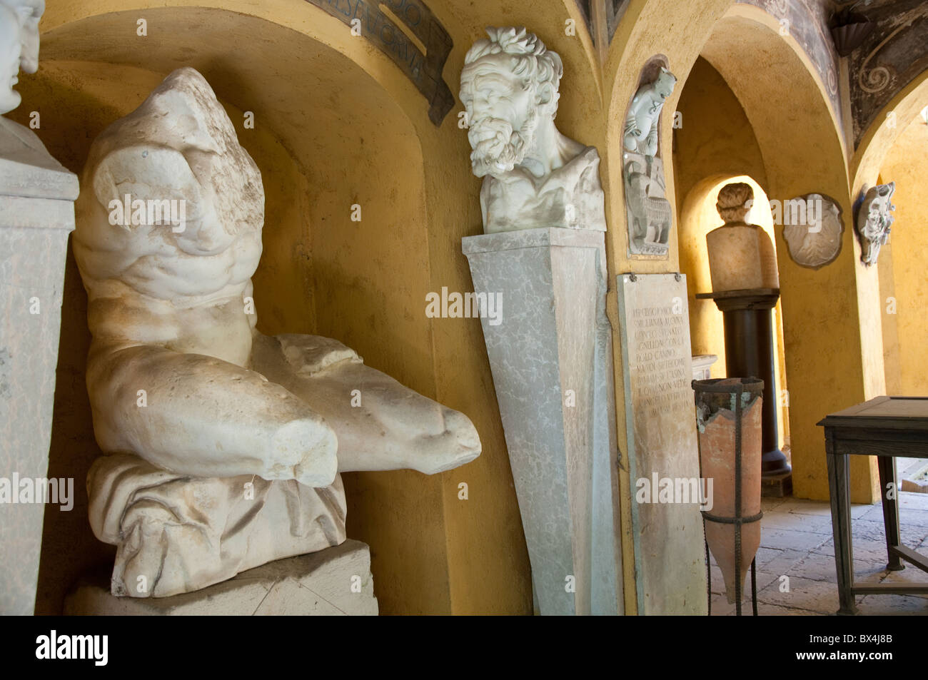 Il Vittoriale in Gardone Riviera am Gardasee, Norditalien Stockfotografie - Alamy