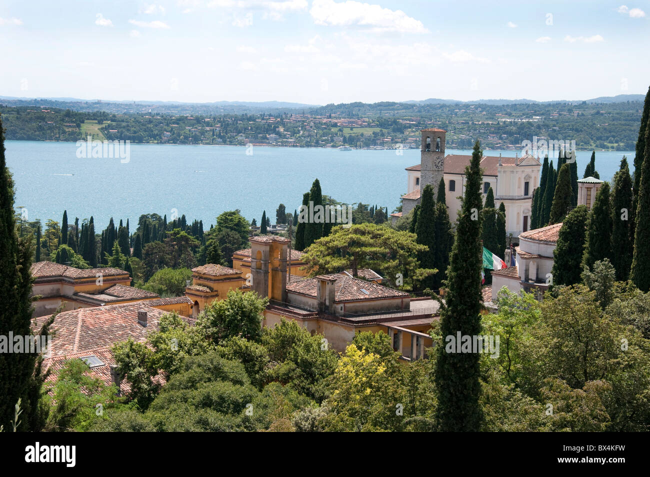 Statue riva del garda -Fotos und -Bildmaterial in hoher Auflösung – Alamy