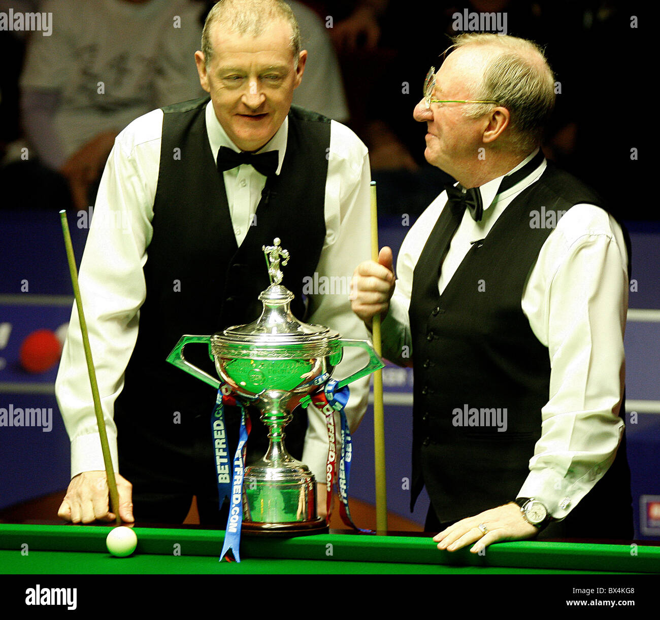 Snooker dennis taylor -Fotos und -Bildmaterial in hoher Auflösung – Alamy